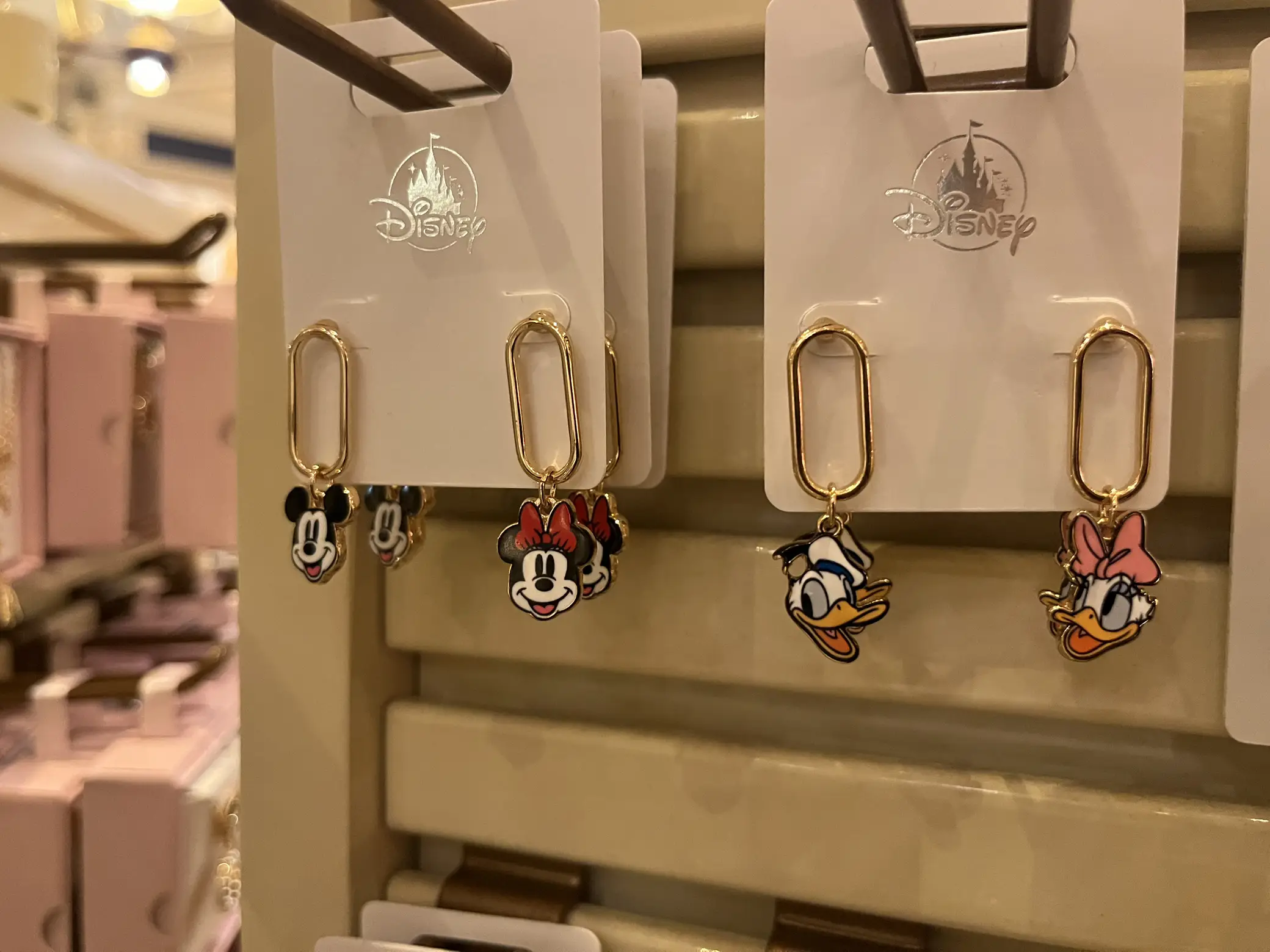 Disney park cute finds 💕 | แกลเลอรีที่โพสต์โดย janay taylor | Lemon8