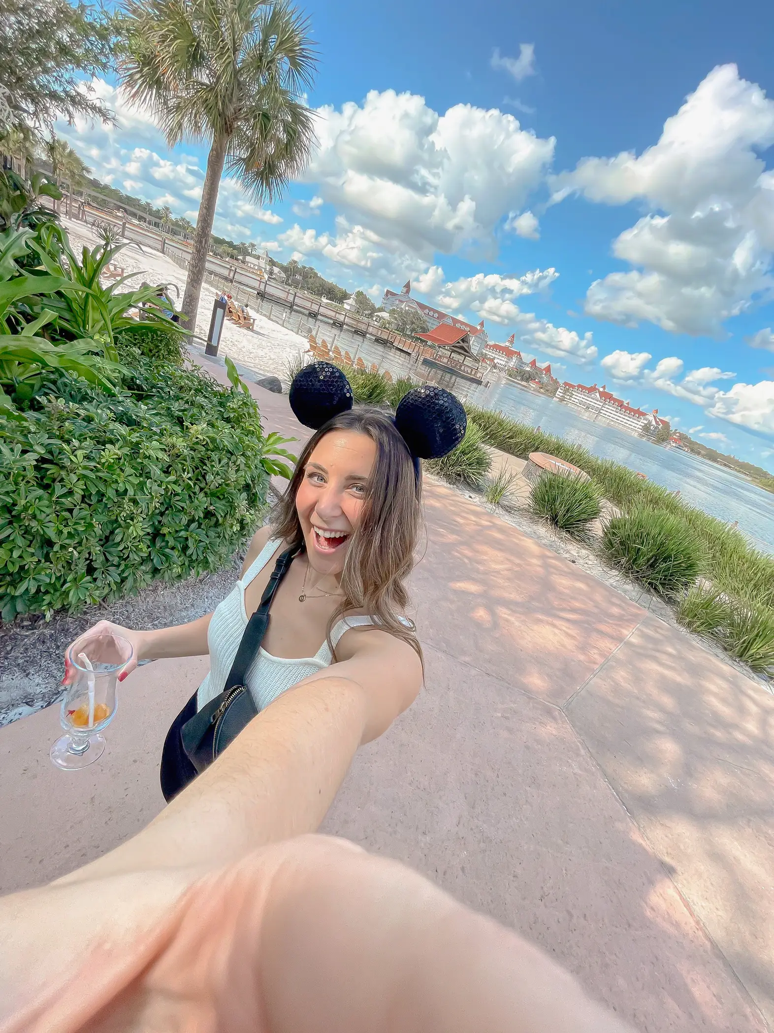 .5x selfies around WDW🐭 | Gallery posted by Danielle :) | Lemon8