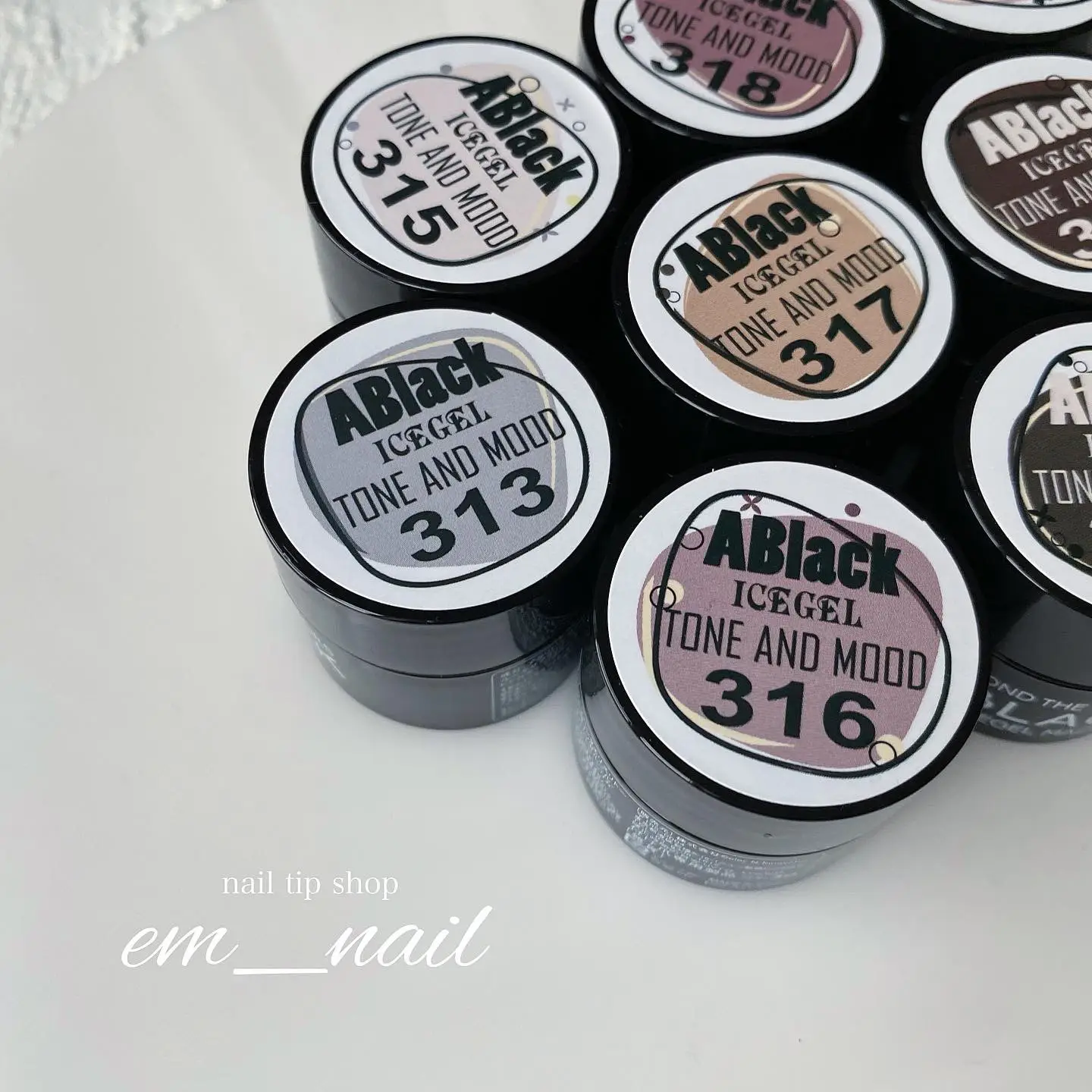 【肌馴染み 】おフェロネイル【カラーチャート】 | em_nailが投稿したフォトブック | Lemon8