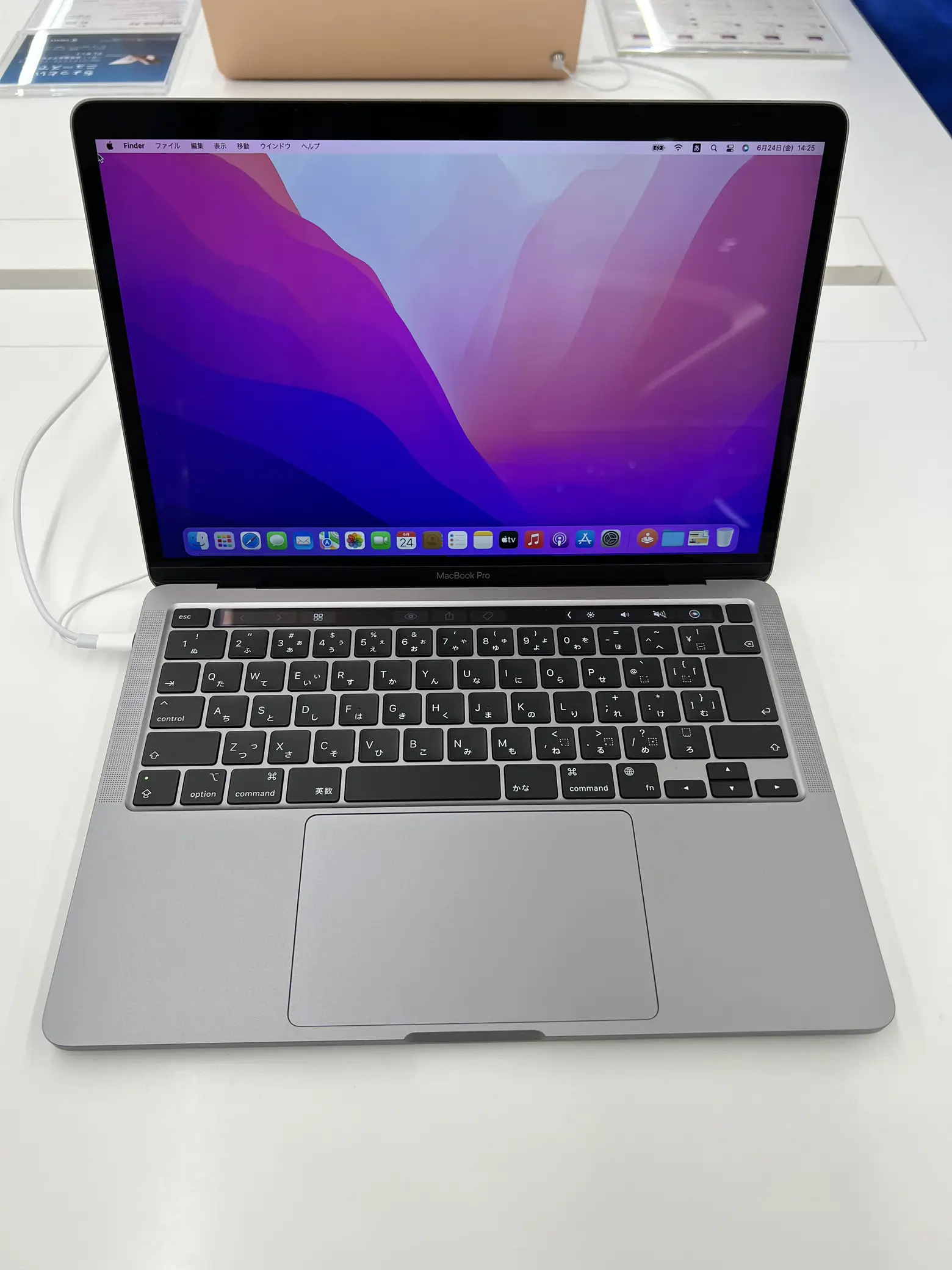 MacBook Pro (13-inch, M2, 2022) | Gallery posted by iDANBO | Lemon8