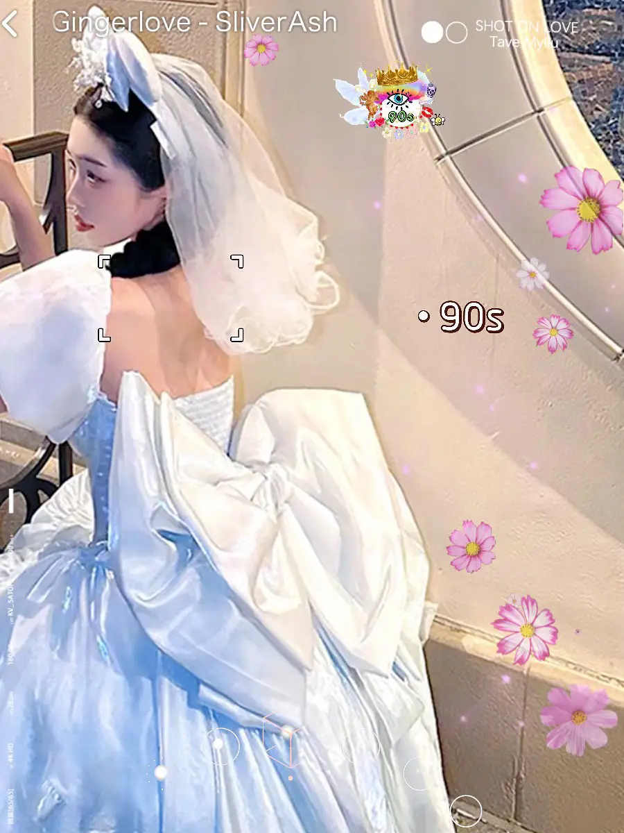 ディズニーで注目したくない？？ | 90s_tipsが投稿したフォトブック | Lemon8