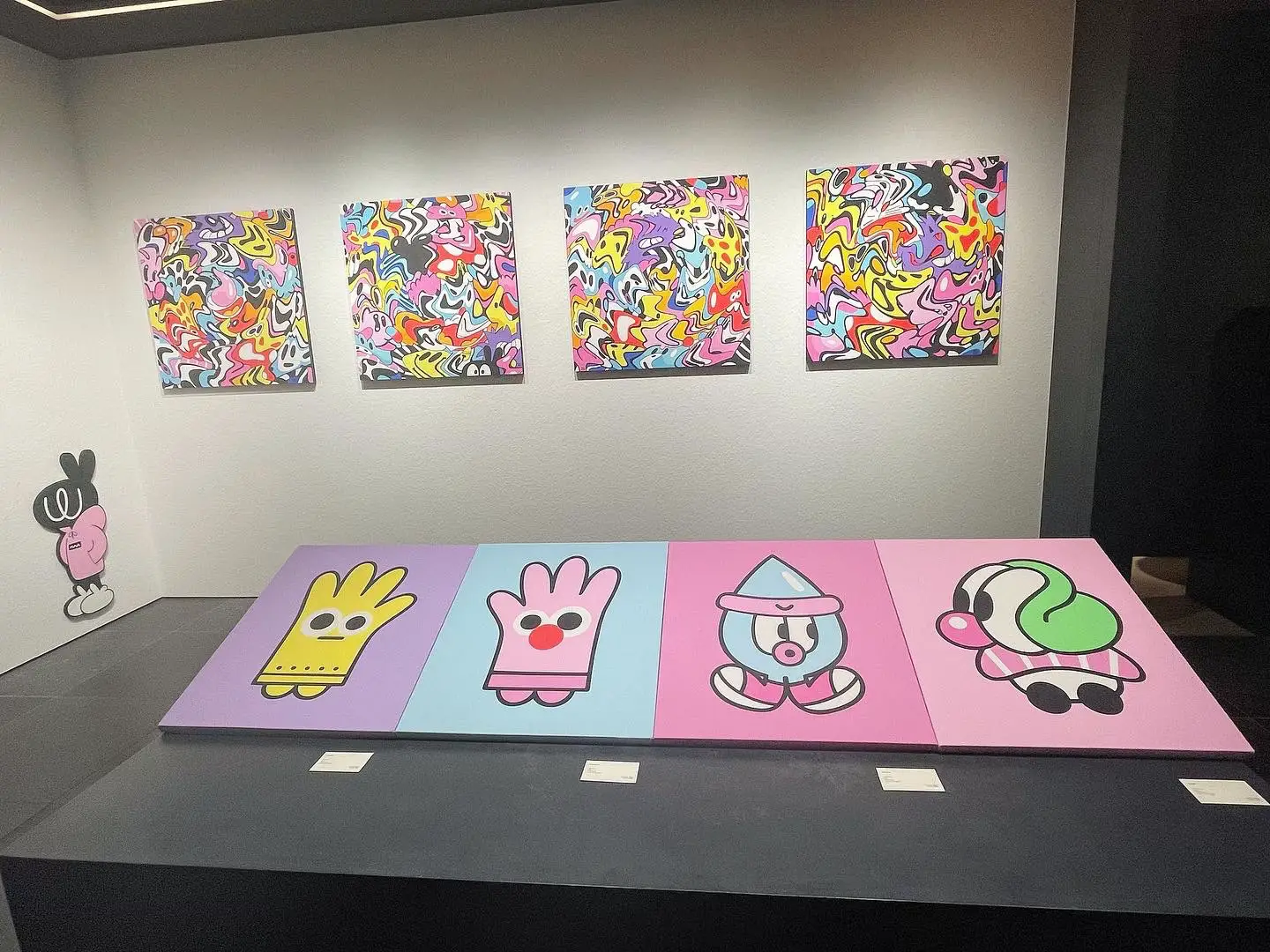 【アート・銀座】不思議な黒いうさぎ 「Mochi」🐰Yeka Haski(銀座蔦屋書店) | lotus_gallery8が投稿したフォト ...