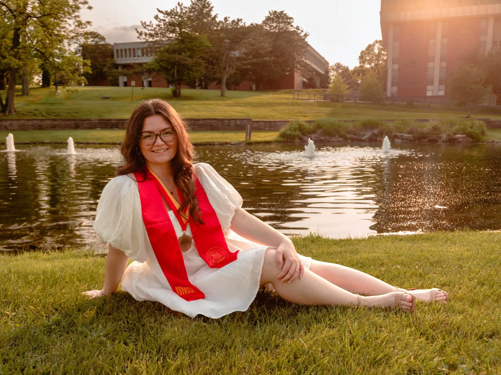 🎓2023 Graduate Pic Inspo!! | Gallery posted by lexi twillmann | Lemon8