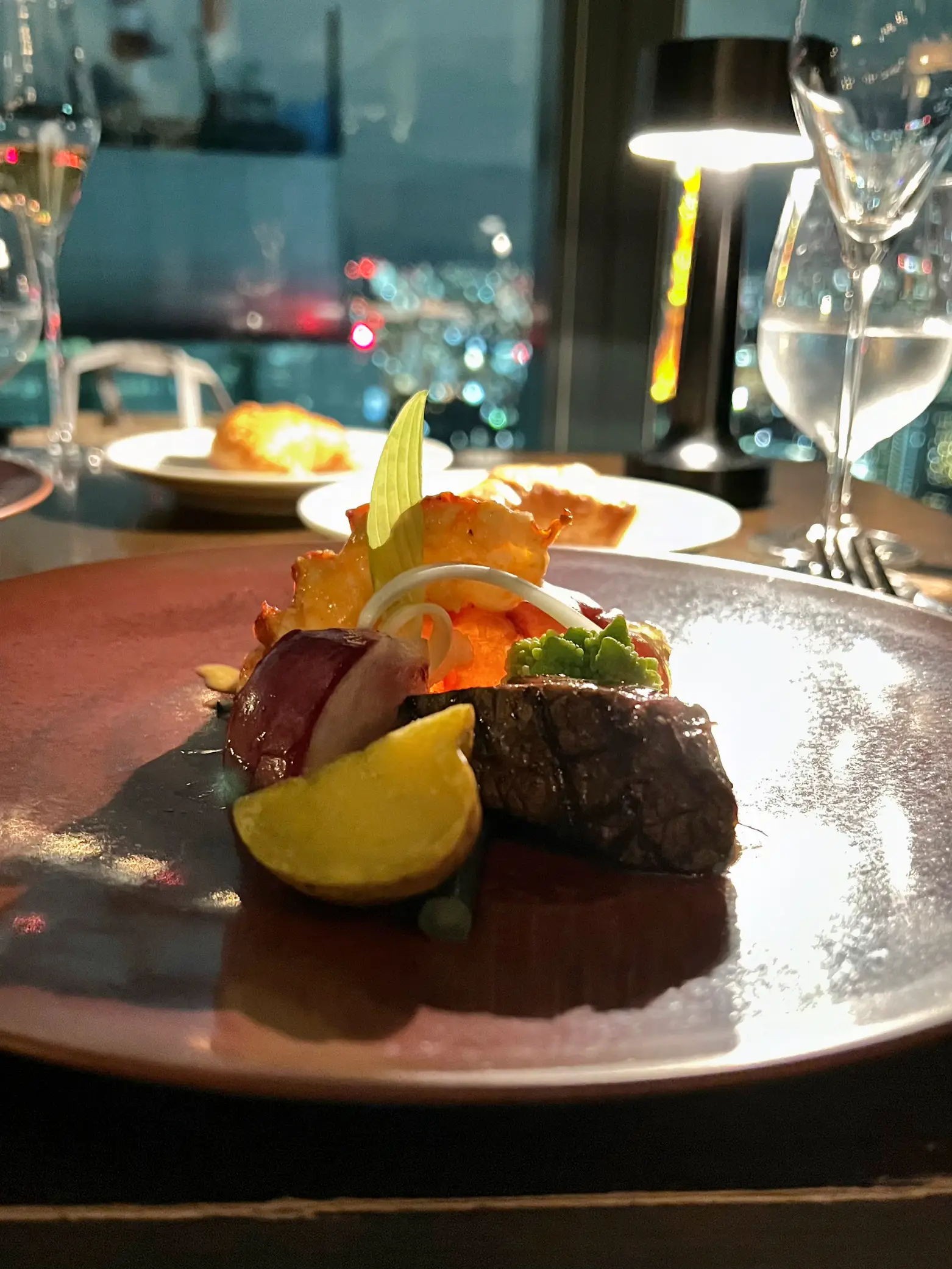 A stylish bar with a view of Tokyo Tower from 215 meters above the ...