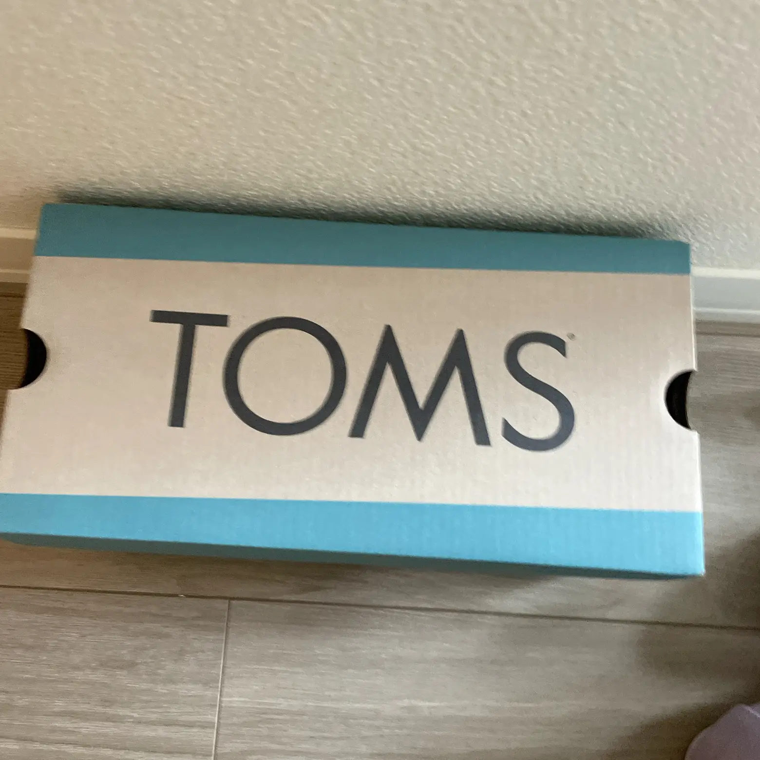 日本撤退TOMSｾｰﾙ2000円！ | さくらももこが投稿したフォトブック | Lemon8