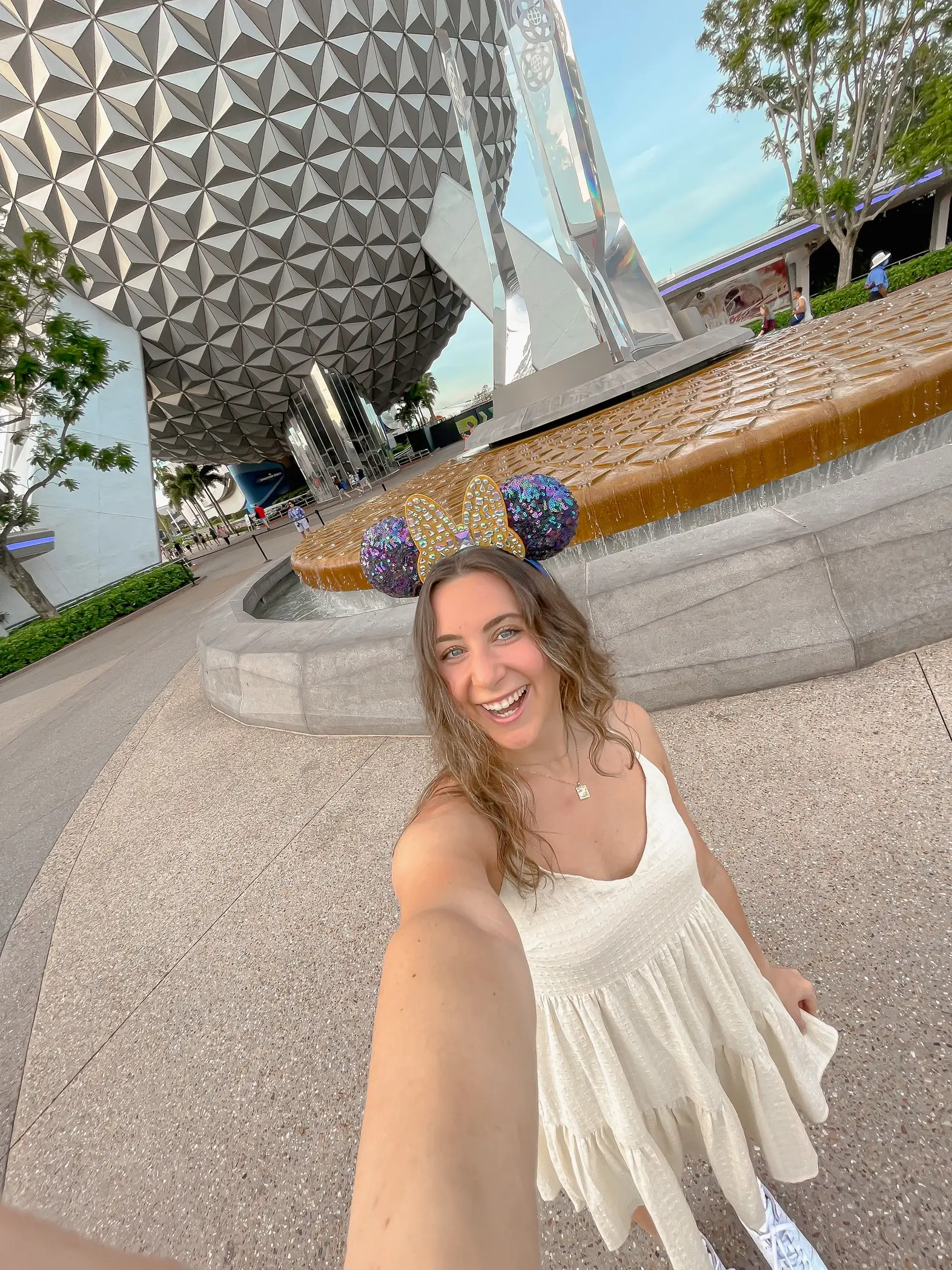 .5x selfies around WDW🐭 | Gallery posted by Danielle :) | Lemon8