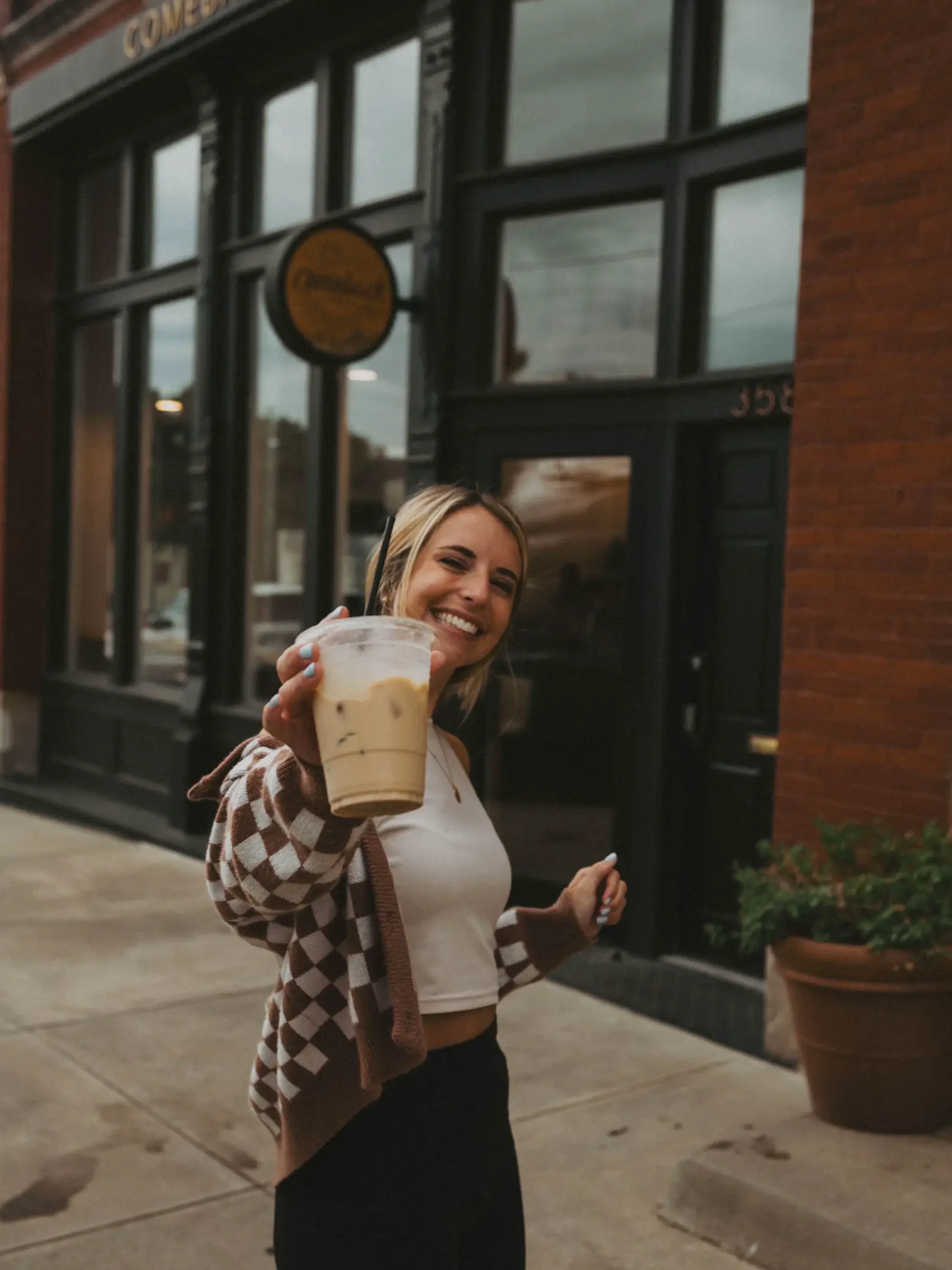 Comeback Coffee | แกลเลอรีที่โพสต์โดย Georganna Lagen | Lemon8