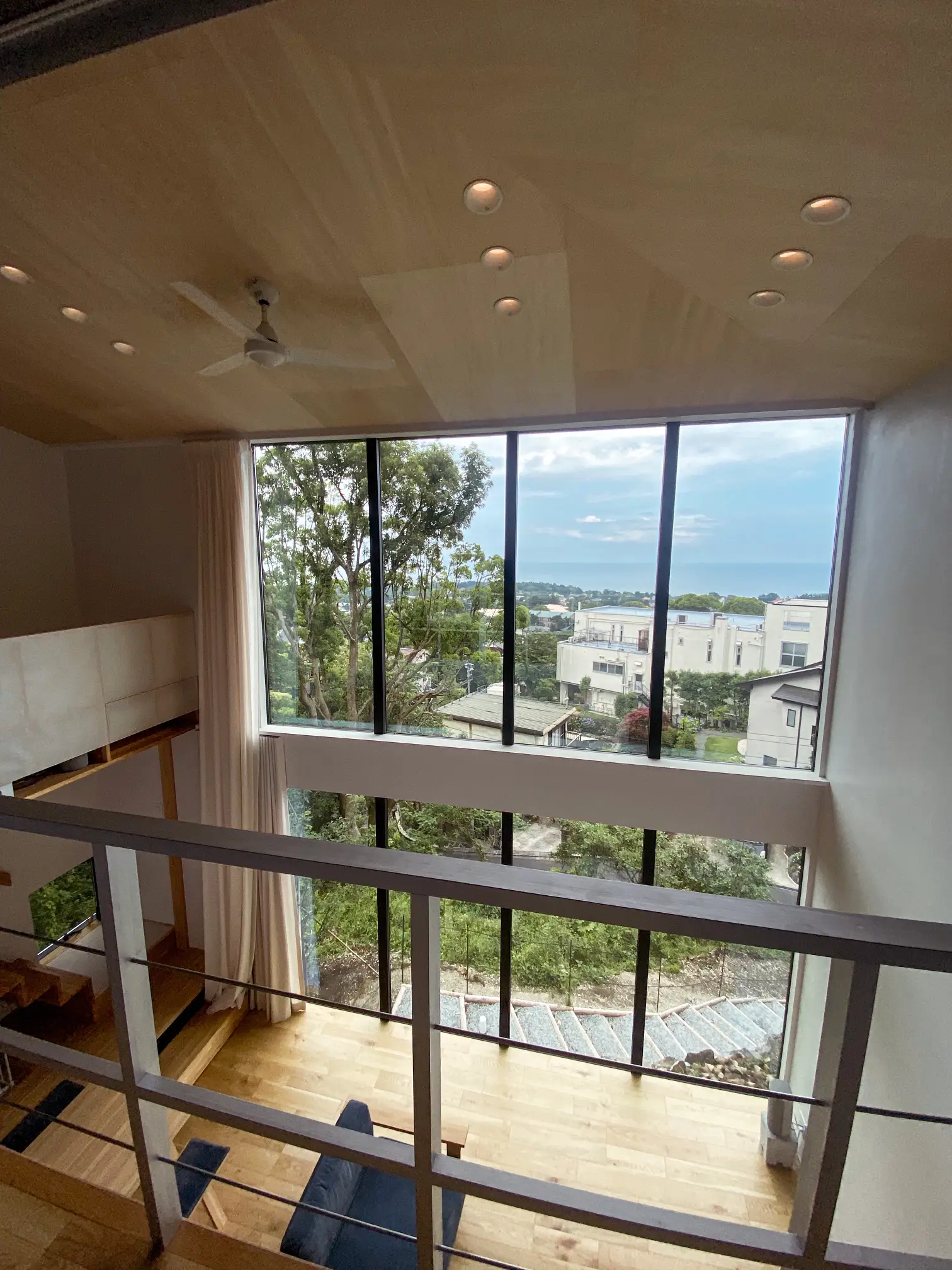 【伊豆高原】PLAYLIVING IZU🌿お洒落で外にはサウナも！海の見える一棟貸し別荘 | asami000003が投稿したフォトブック | Lemon8