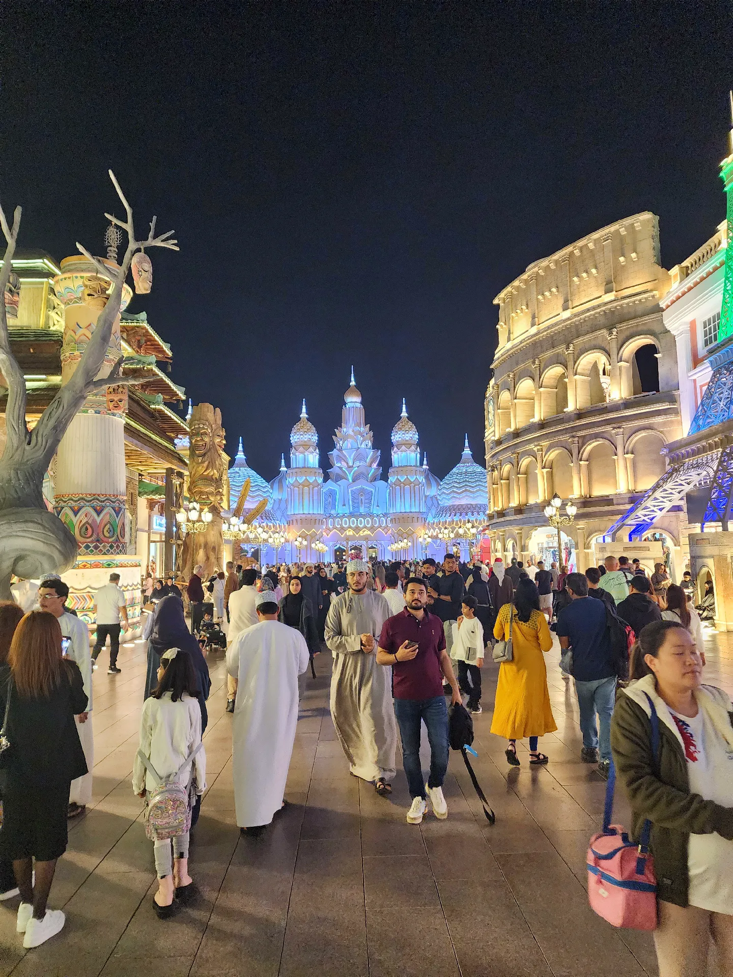 One of the most amazing tourist places in Dubai is | Gallery posted by mohamed sayed | Lemon8