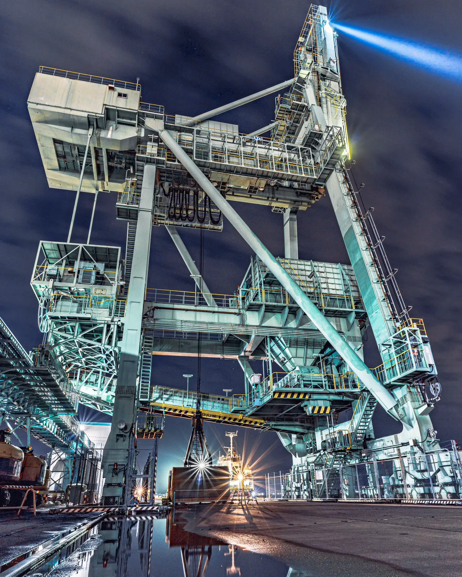 🏭×🌃 | tomoが投稿したフォトブック | Lemon8