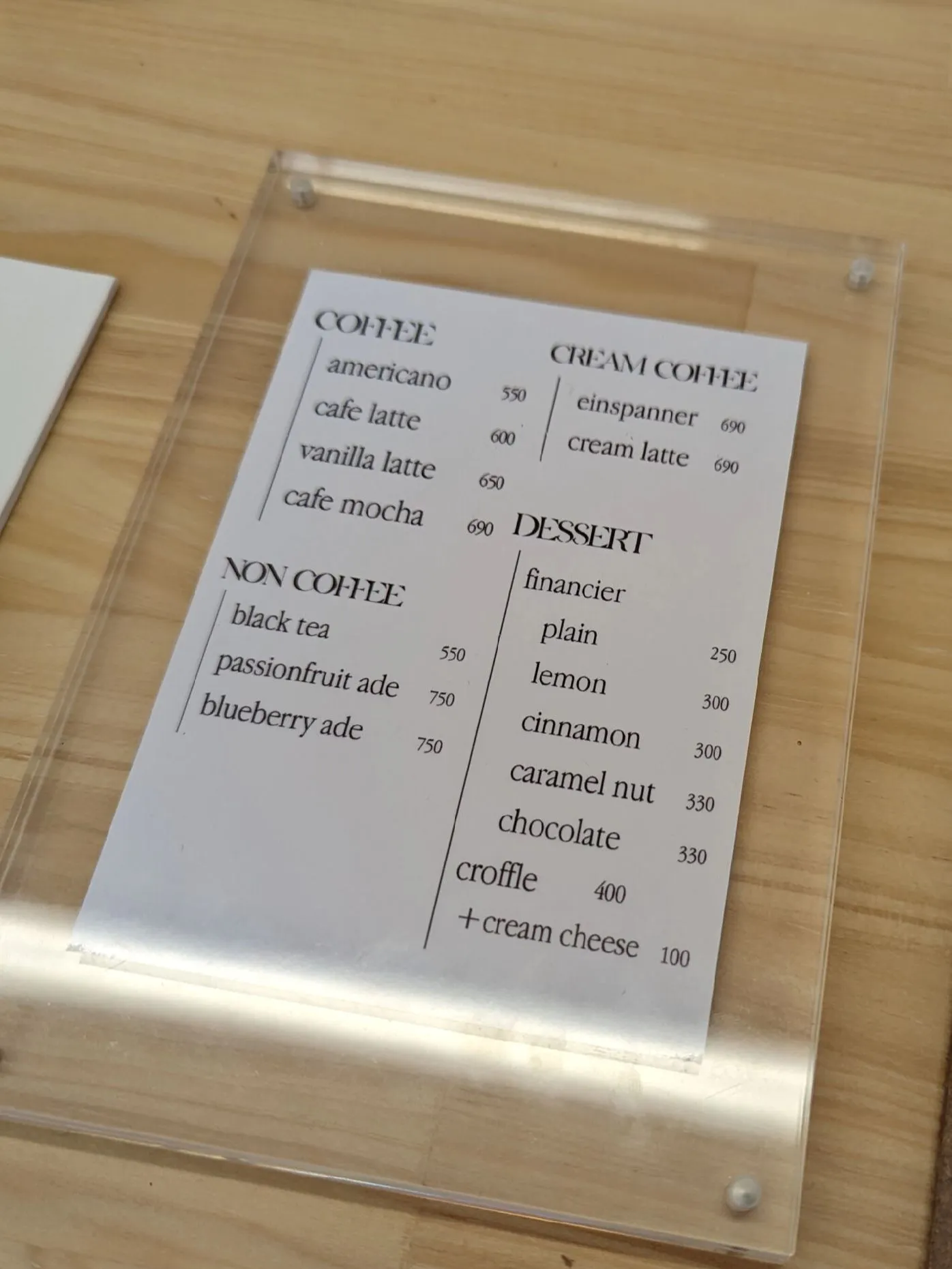 Kyoto Gion Shijo 】 Korean cafe where you can enjoy baked confectionery ...