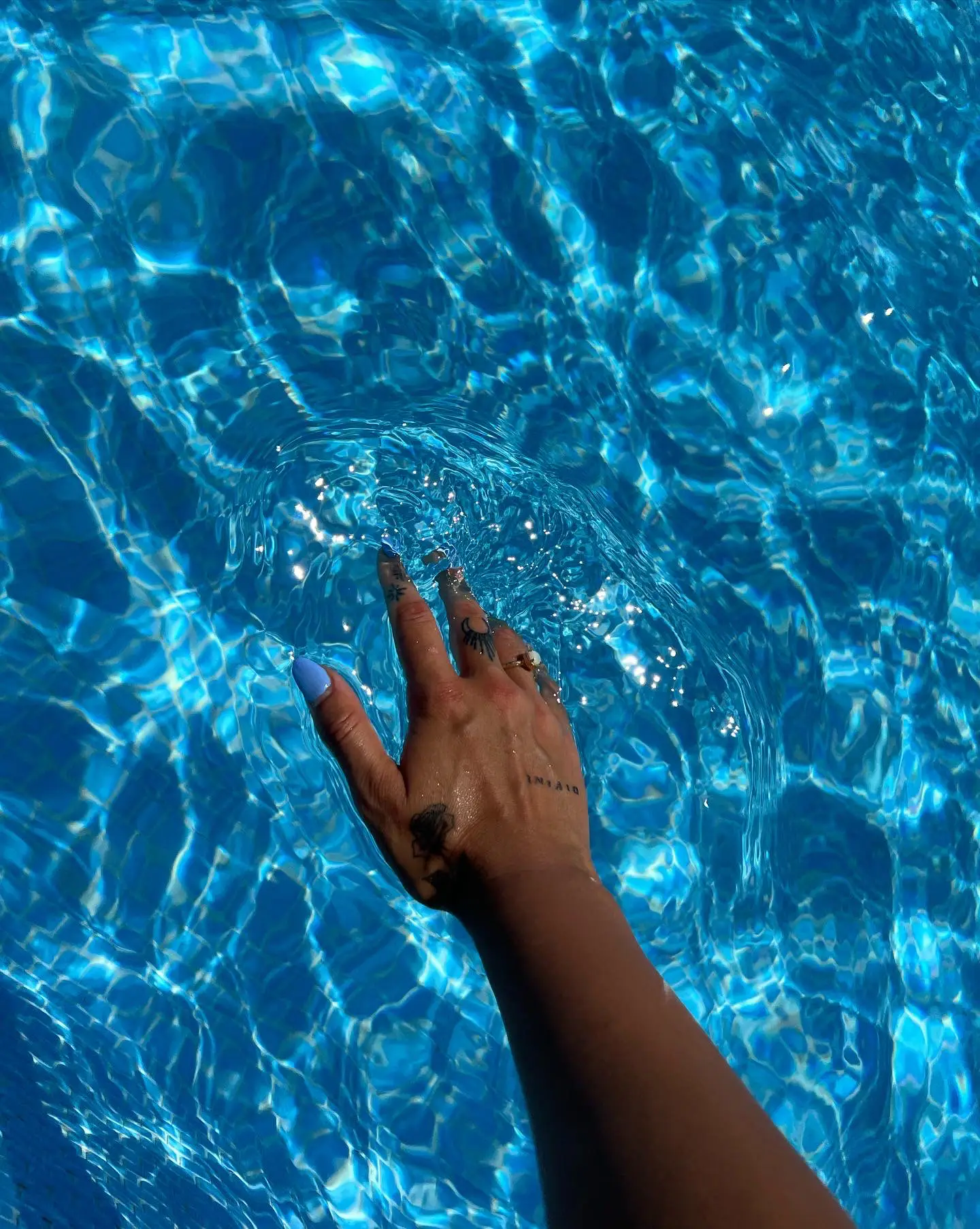 Pool day 🌞 | Gallery posted by Caitlyn Block | Lemon8