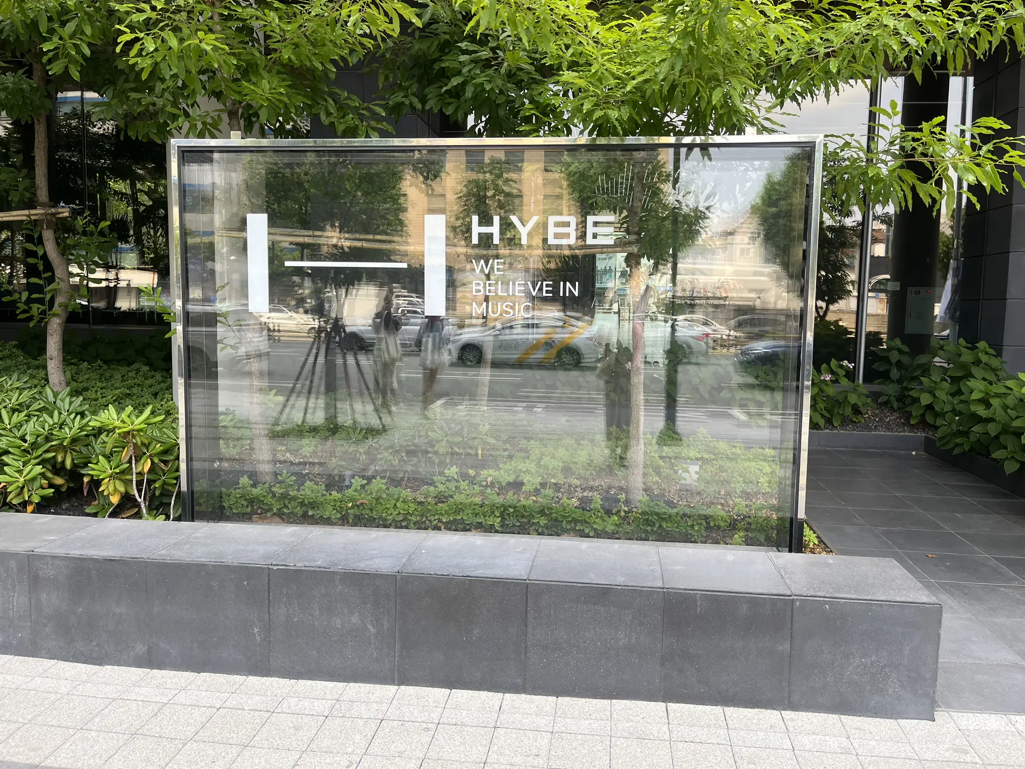 BTS事務所🇰🇷HYBE | แกลเลอรีที่โพสต์โดย rin | Lemon8