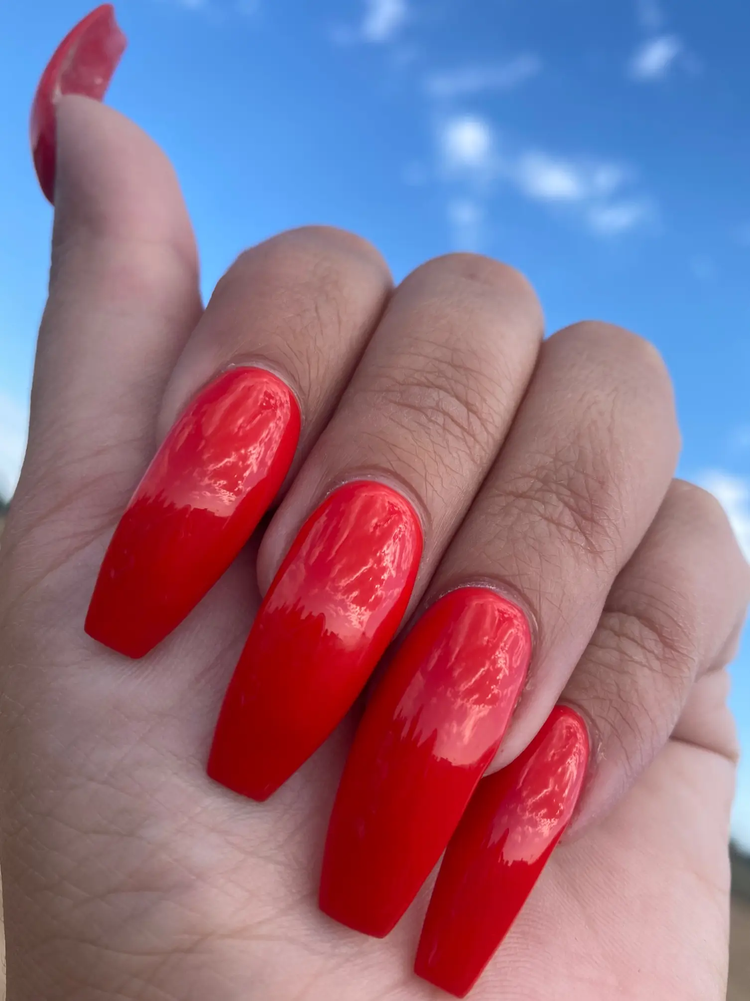 red nails for may :) | แกลเลอรีที่โพสต์โดย carissa sanchez | Lemon8