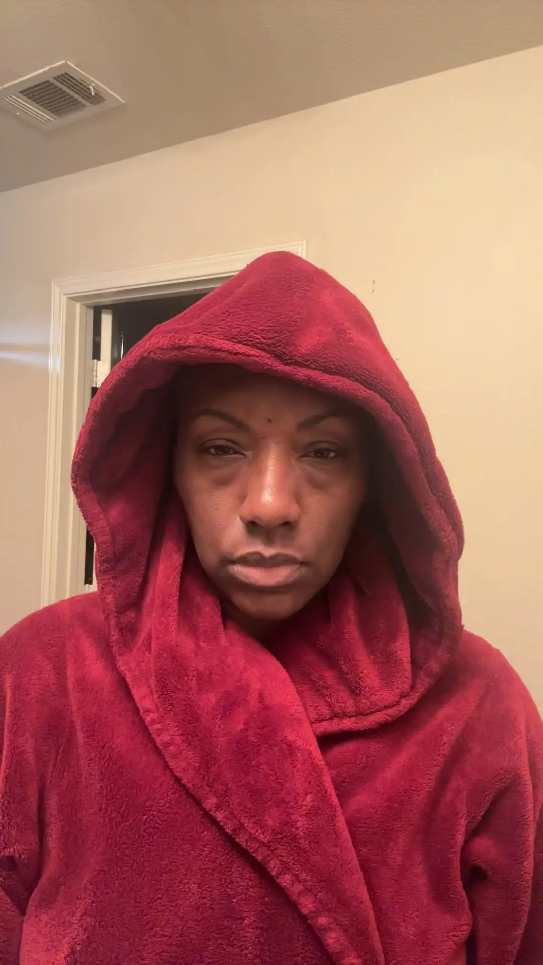 Look at me 👀 | Video published by MoniB 💋 | Lemon8