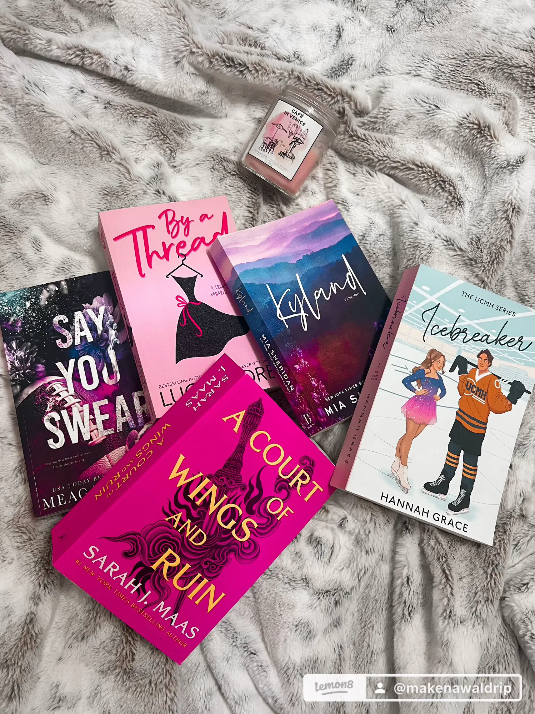 pink books 💘💐💌🧸 | Gallery posted by makenawaldrip | Lemon8