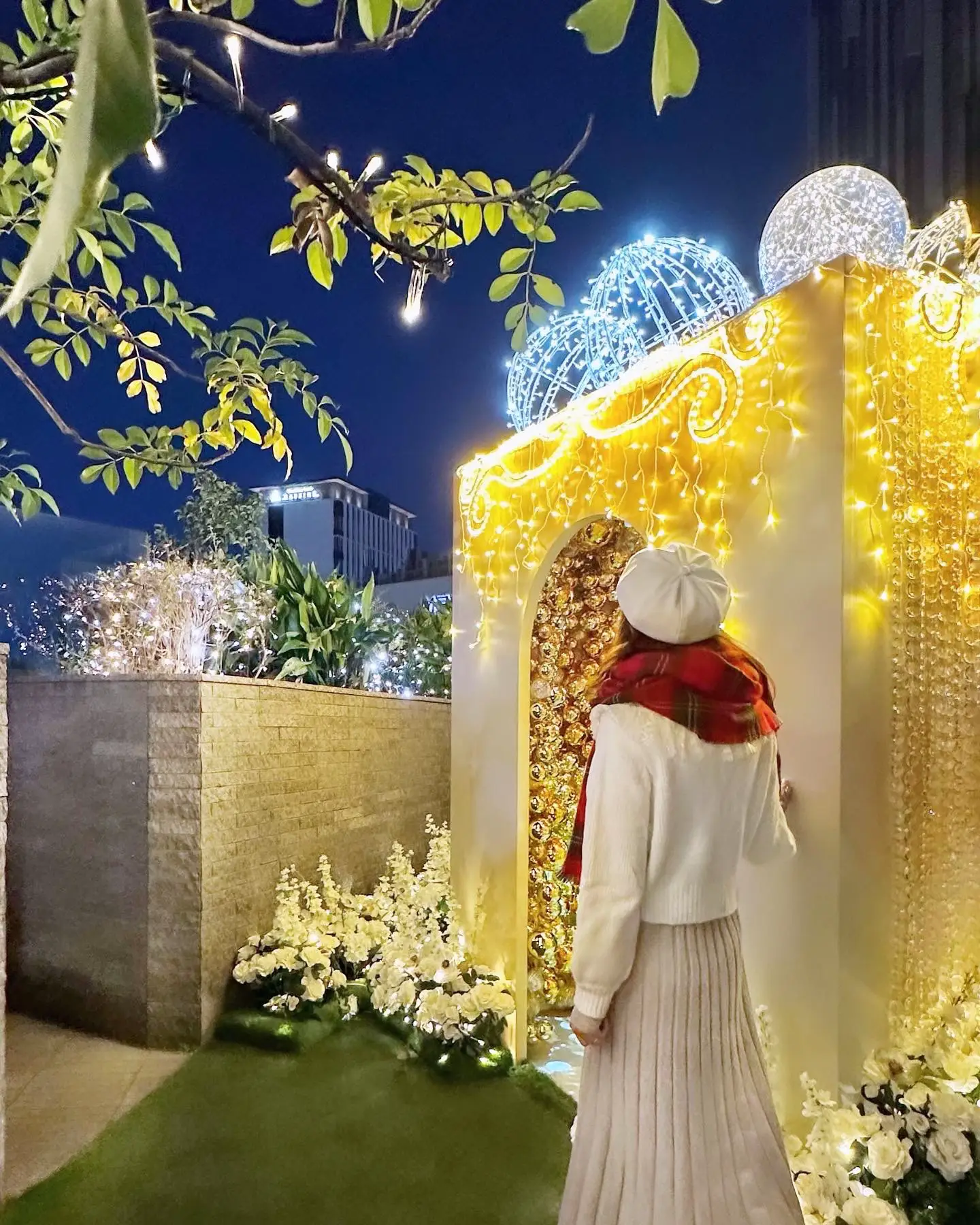 เข้าชมฟรีกับสิ่งนี้ ?! 😳 การส่องสว่างที่เต็มไปด้วยความรู้สึกที่งดงาม🎄 ...
