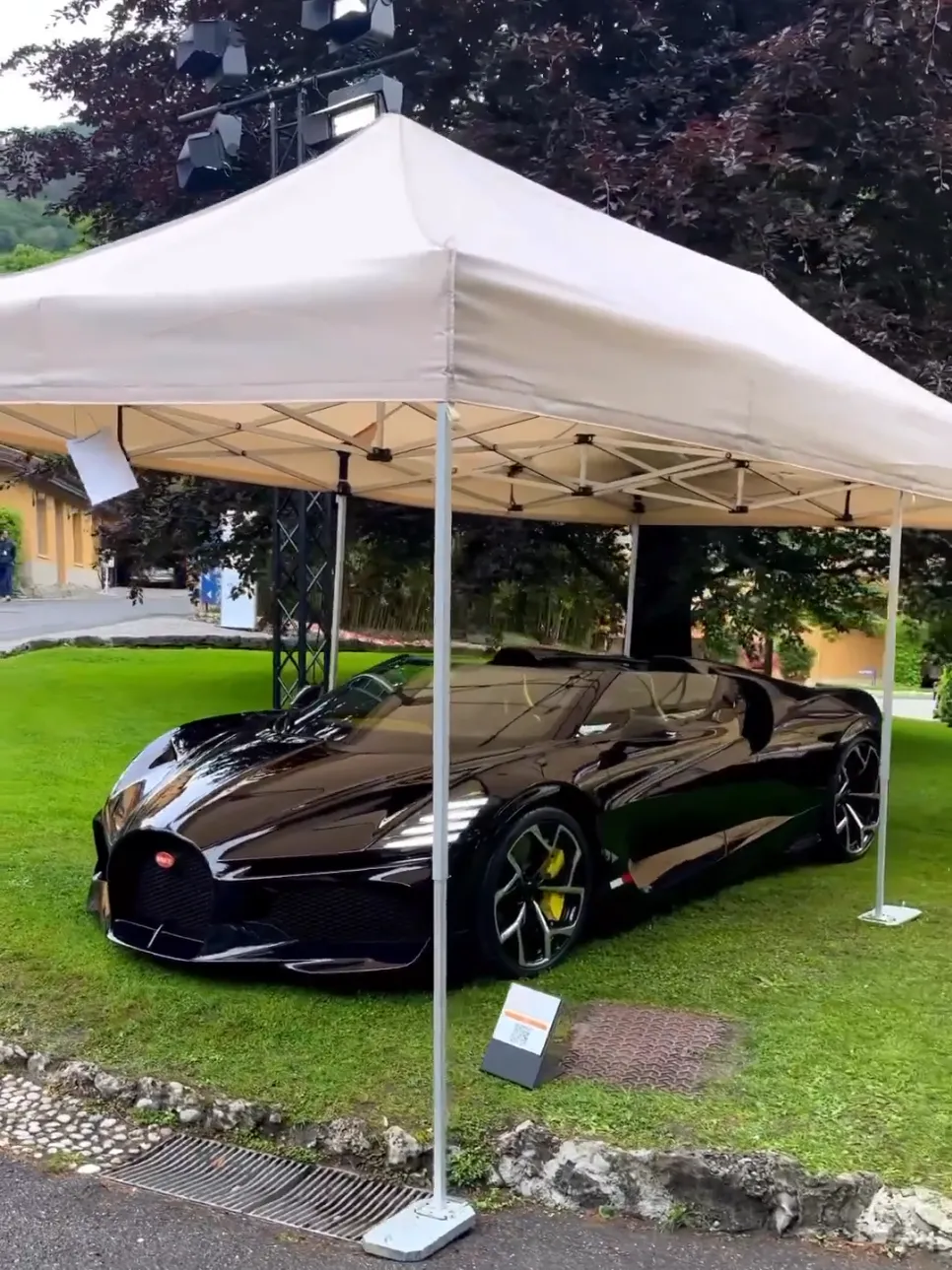 Bugatti Black | Video published by Super Cars | Lemon8