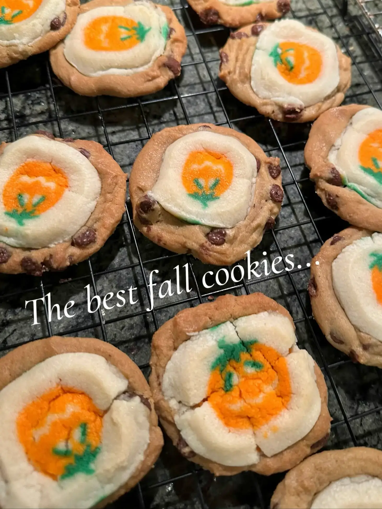 Let’s make THE viral fall cookies🎃🍪 | แกลเลอรีที่โพสต์โดย Laura | Lemon8