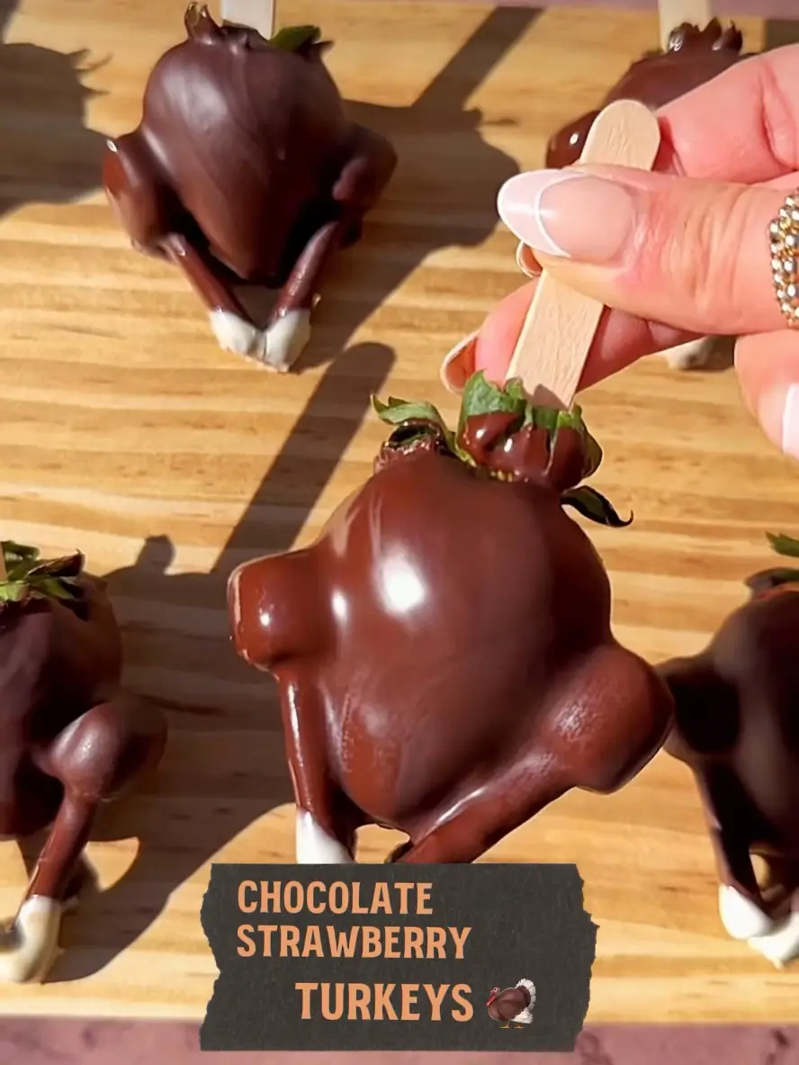 Chocolate Covered Strawberry Turkeys 🦃 🍓 | Video published by 🌸 | Lemon8
