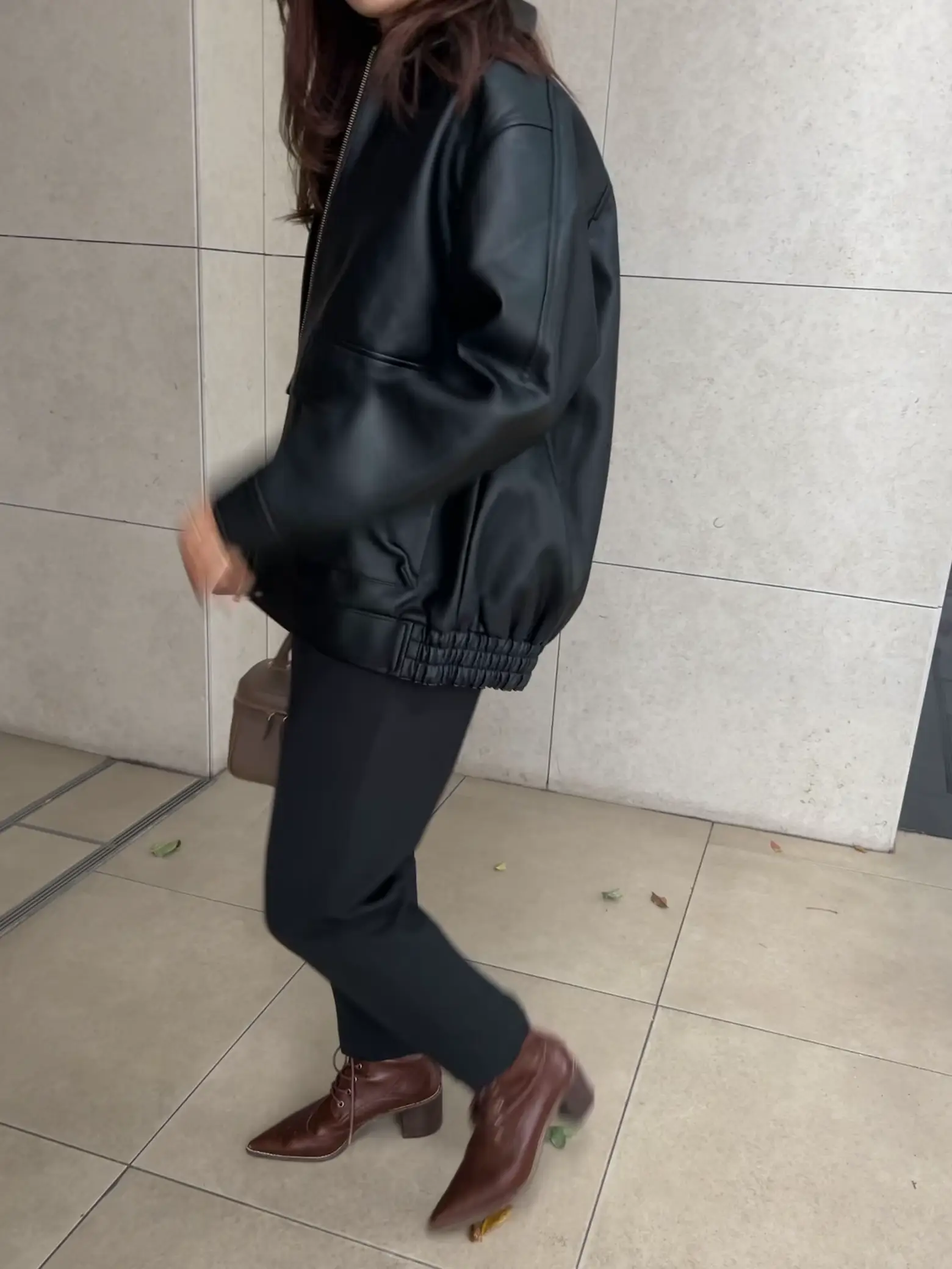 GU 】高見えレザージャケットが¥1,990に値下げ‼︎😳🖤今の時期にぴったりのアウター♥︎ | asamimiiiiが投稿したフォトブック | Lemon8