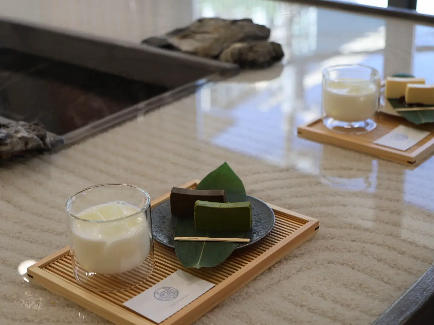 [Rainy day secret 😳] Japanese sweets cafe floating on water 📍 Kanagawa ...