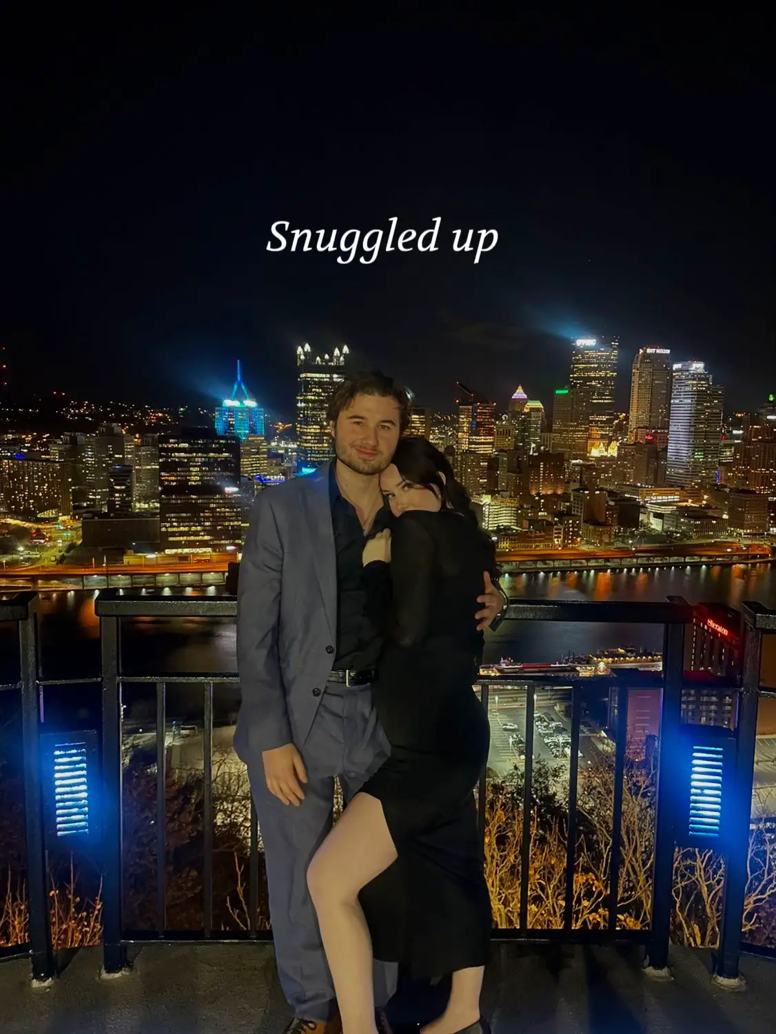 Poses For Couples | แกลเลอรีที่โพสต์โดย sar💌🫧🧸🪩 | Lemon8