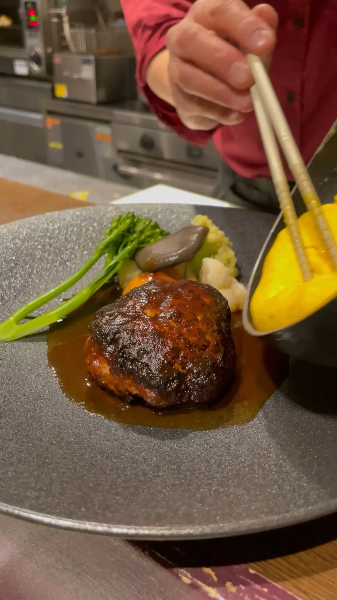 ふわとろオムバーグ🥺 ️ | x.yui.yui.xの投稿動画 | Lemon8