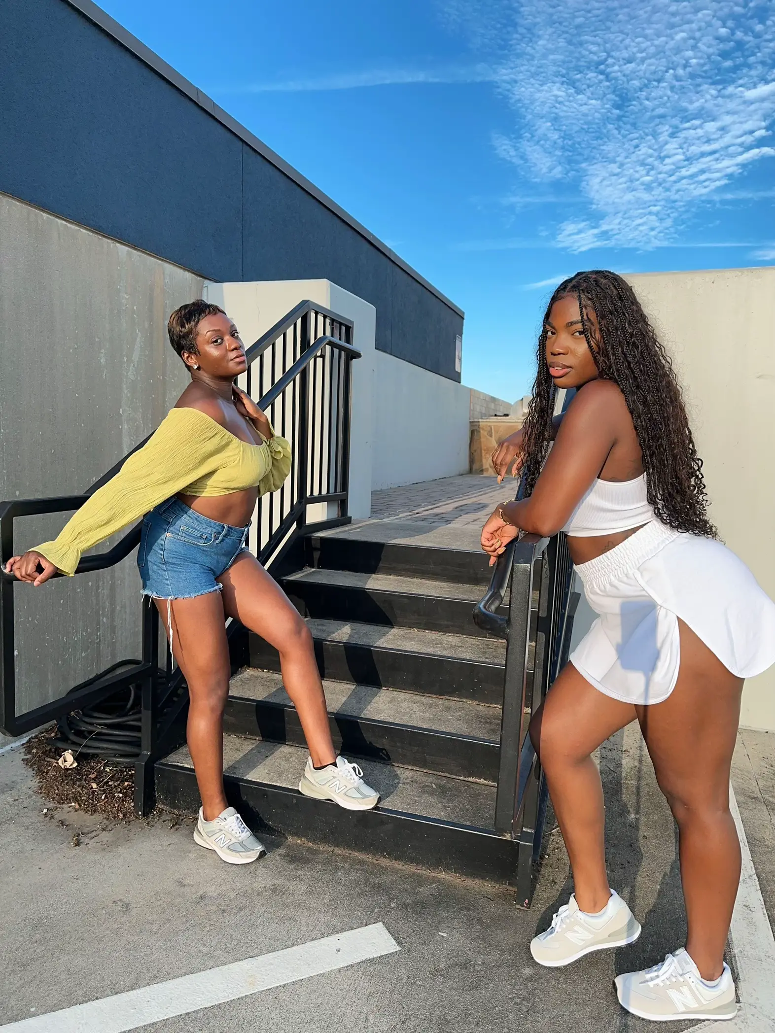 Tips For Posing With Your Best Friend | Gallery posted by Krissy Lewis | Lemon8