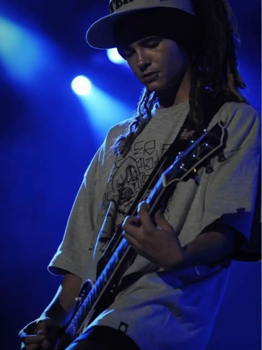 Tom kaulitz wallpaper | Gallery posted by Tomkaulitz 842 | Lemon8