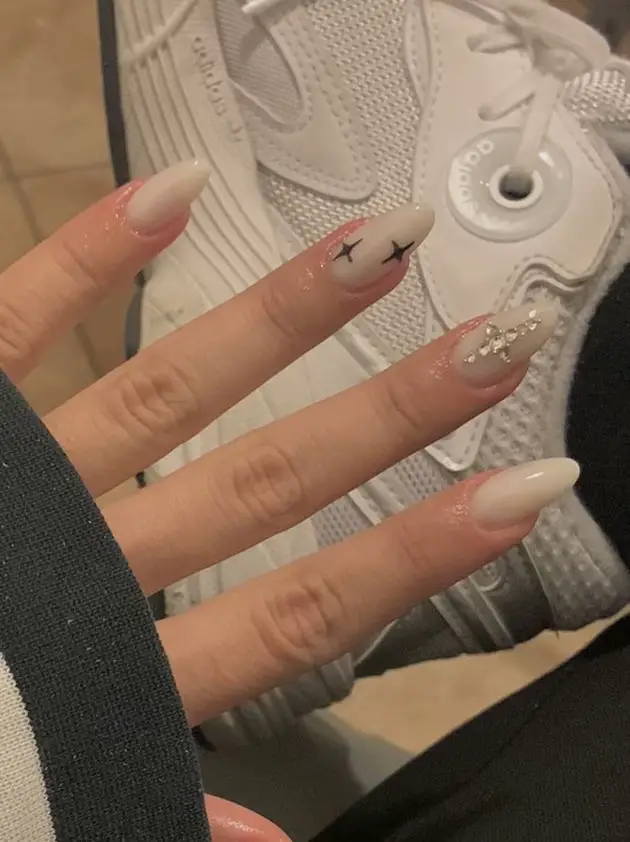 SIMPLE NAIL INSPO | Gallery posted by Adriana Alva | Lemon8