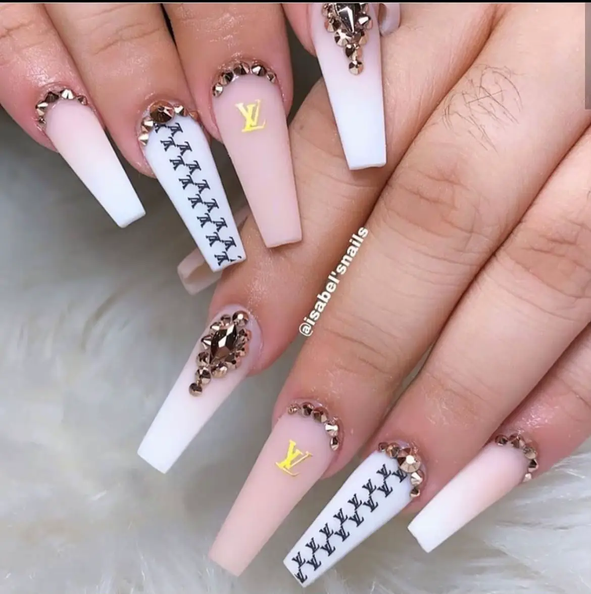 NAIL INSPO 😍💅🏾 ️‍🔥 | Galeri disiarkan oleh Sierra🧑🏾‍🦲 ️ | Lemon8