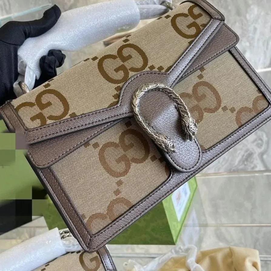 What's in my bag | Gallery posted by Adela1206 | Lemon8