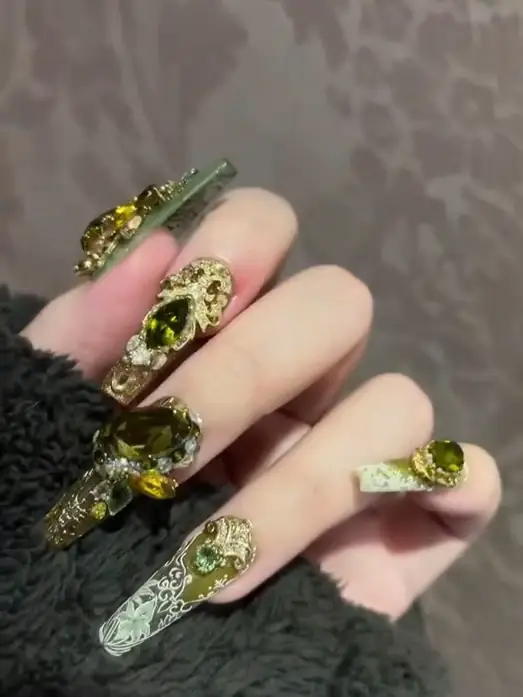 Jade nails 💚🤍 | Video published by Nail Inspo Tree | Lemon8