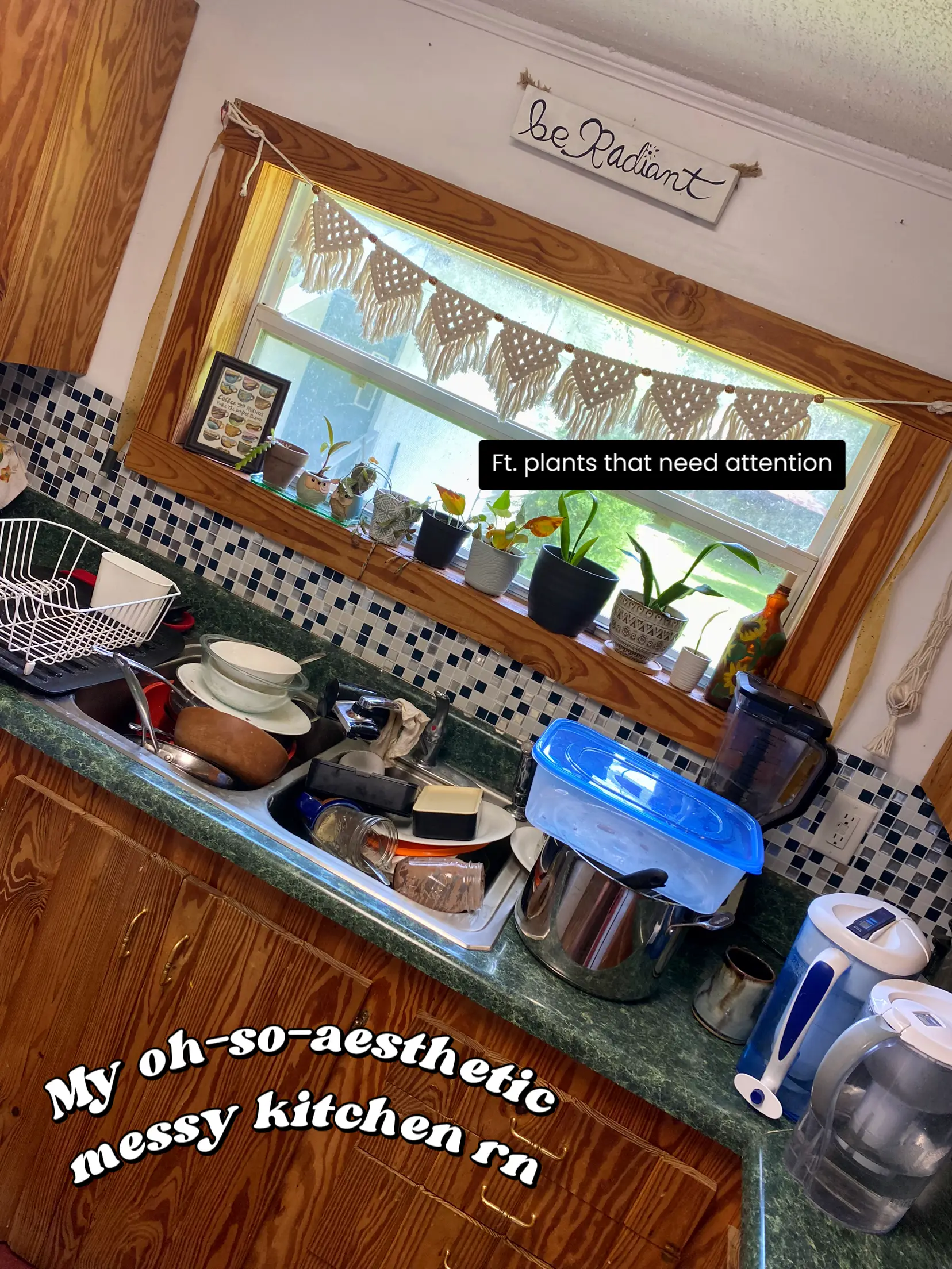 My oh-so-aesthetic messy kitchen rn | แกลเลอรีที่โพสต์โดย Leah Kathryn ...