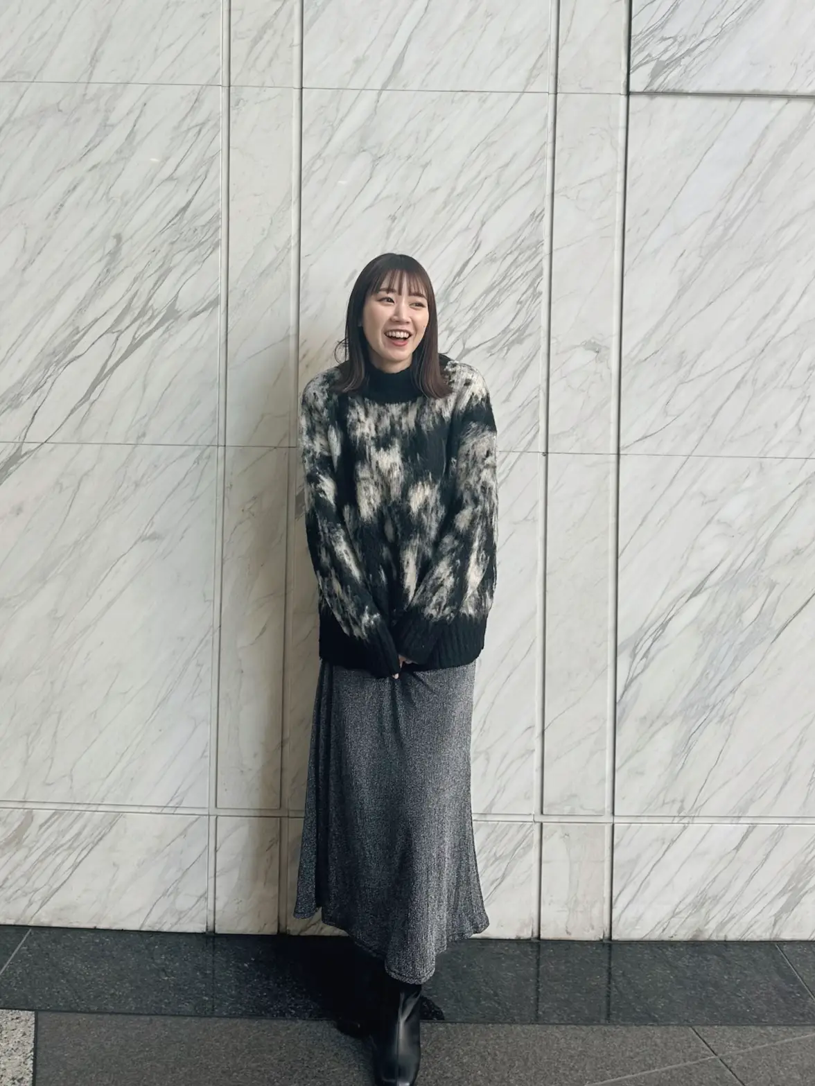 165cm 流行りのラメスカートで昨年のニットを今年顔に🤍 | arisa_mが投稿したフォトブック | Lemon8