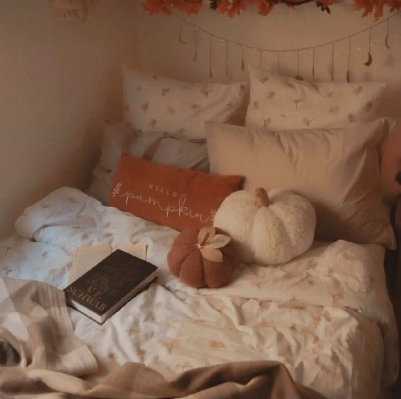 Cute fall rooms 🎃🍁 | Gallery posted by Kendall💜 | Lemon8