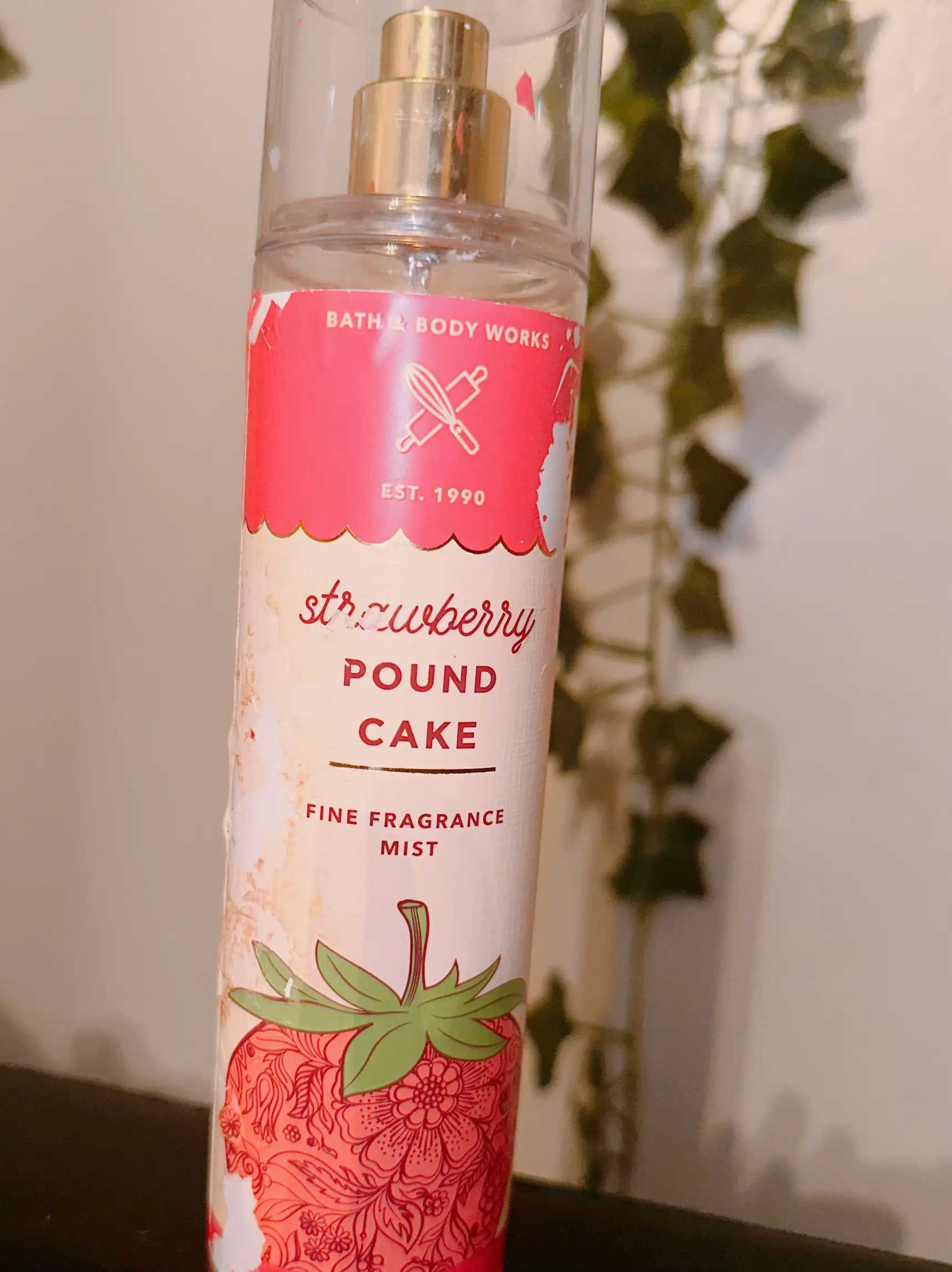 Strawberry Pound Cake By Bath & Body Works | Gallery posted by Woodline Marsei | Lemon8