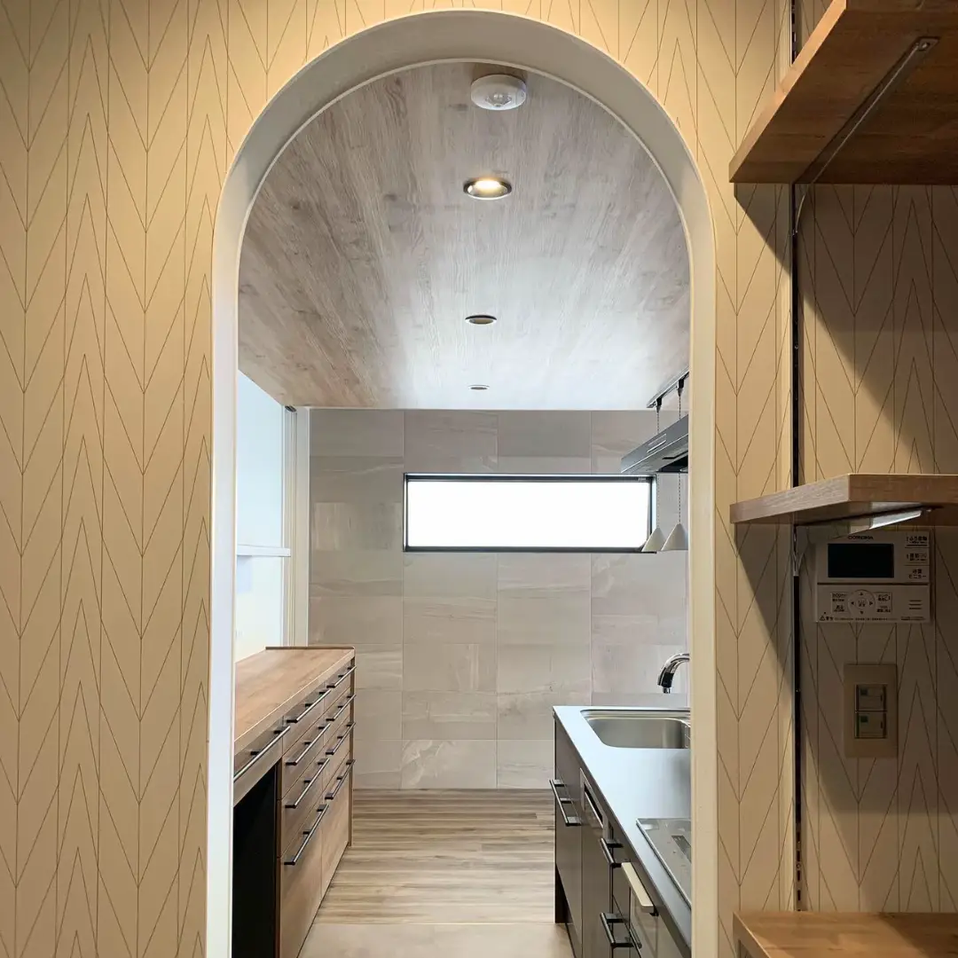 よく質問いただく！全面ライトグレインのカップボード！😳💭 | HARUTAS |キッチン収納が投稿したフォトブック | Lemon8