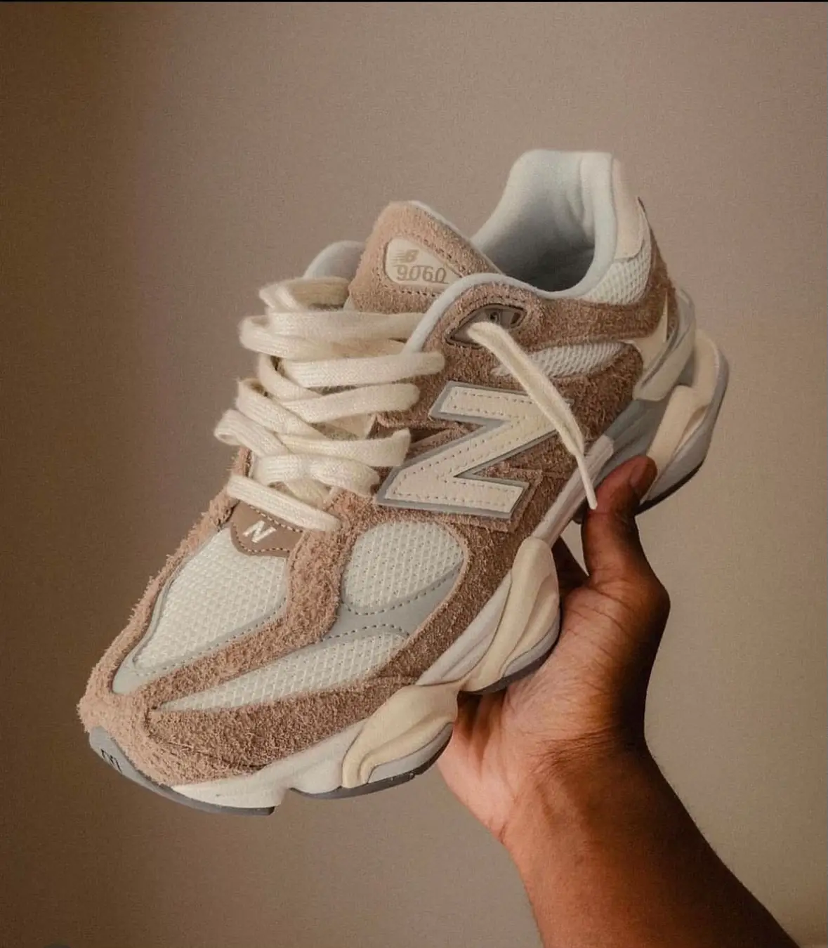 HELP ME PICK!!! 🤎🍂👟 | แกลเลอรีที่โพสต์โดย Amaris Colon | Lemon8