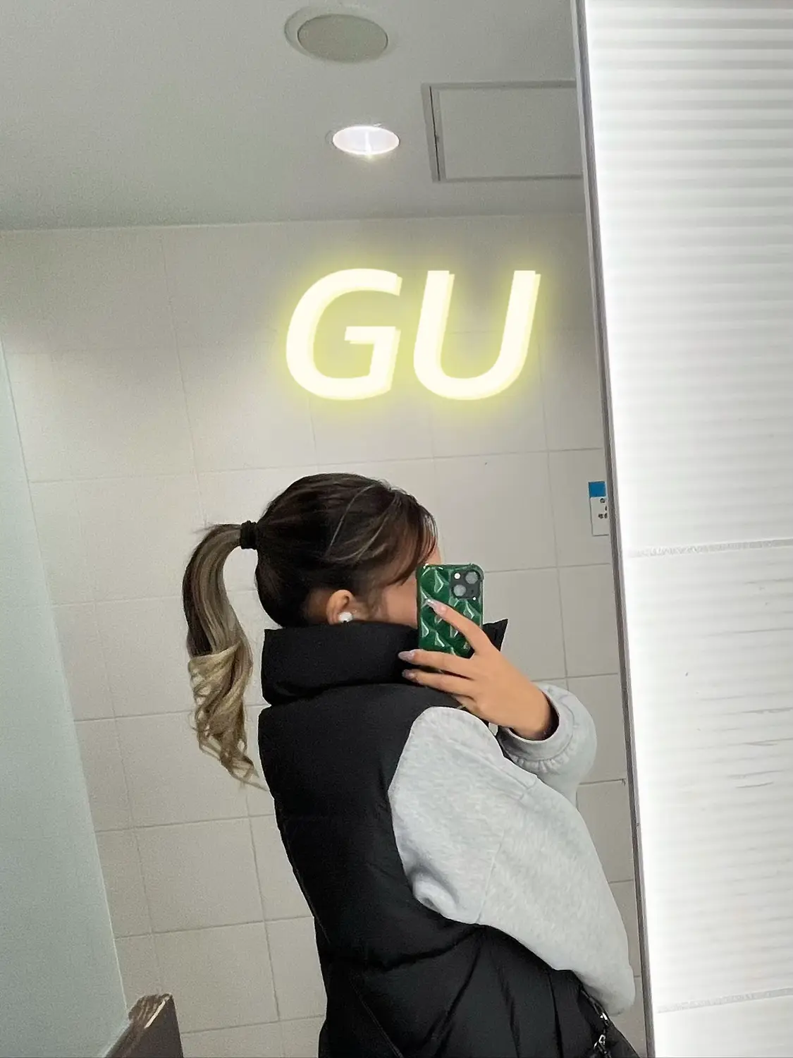 GU ダウンベスト紹介 | miuが投稿したフォトブック | Lemon8