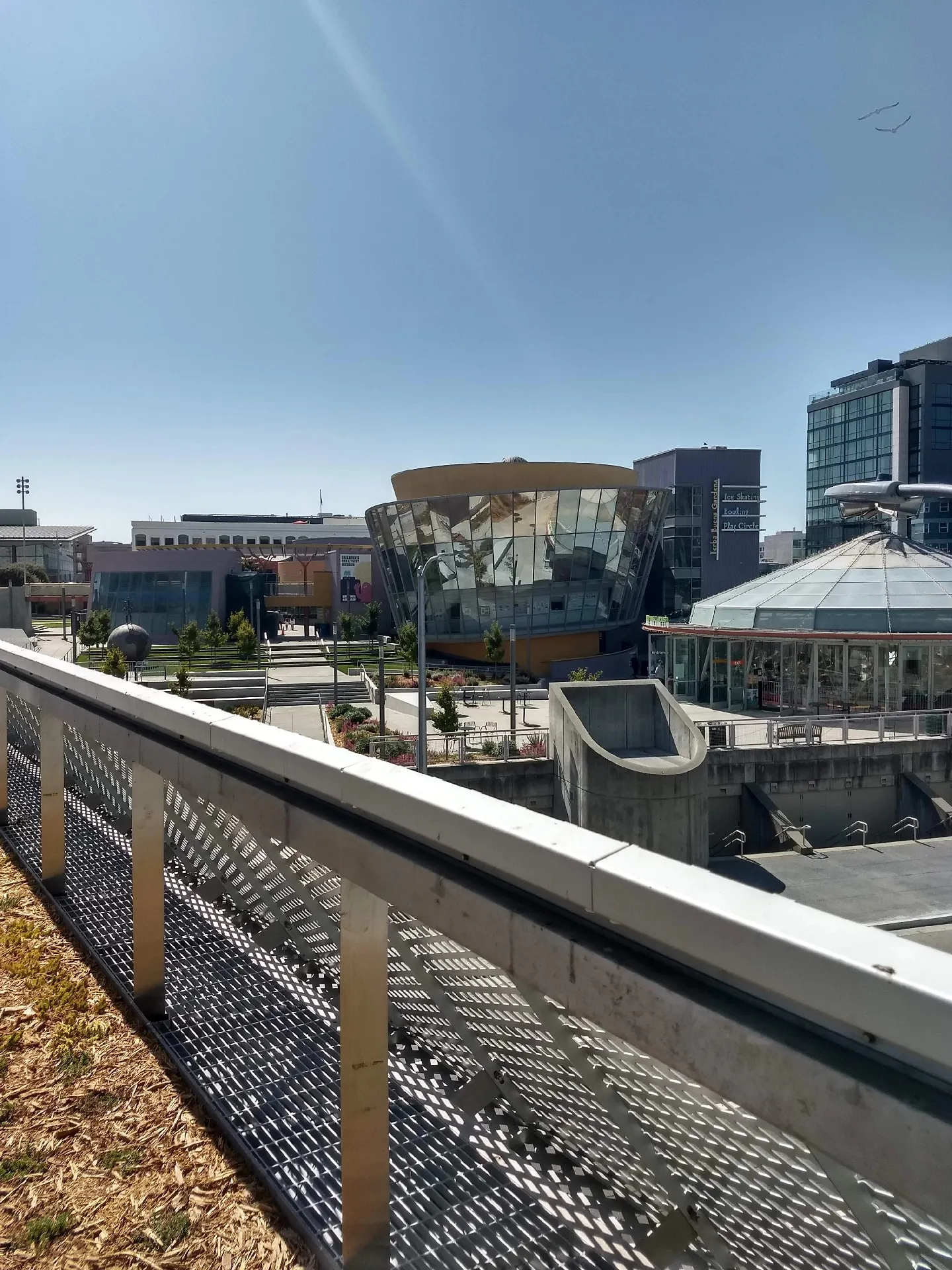 🚗📷 passing thru into the city | แกลเลอรีที่โพสต์โดย Krissy | Lemon8