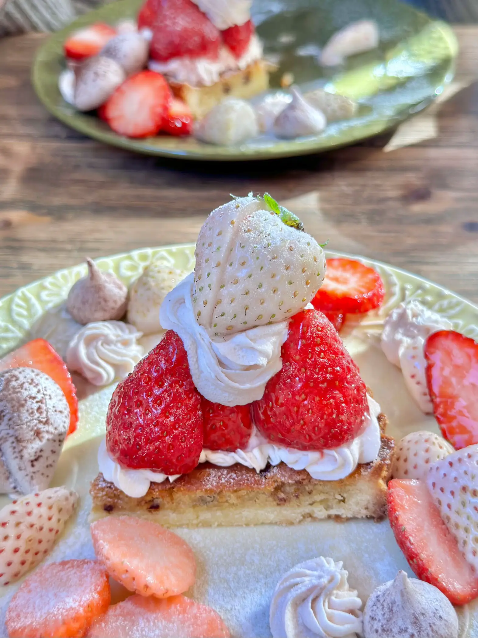 赤・白・ピンク ️🤍🩷3色のいちごタルト🍓 | AKANEが投稿したフォトブック | Lemon8