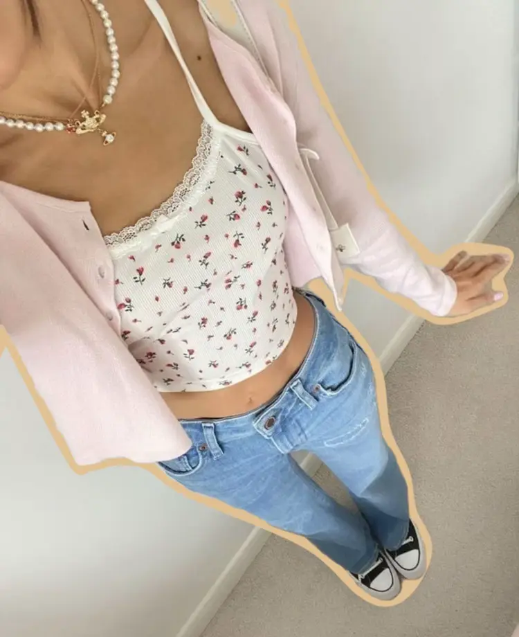 Girly Back to School Outfits | Gallery posted by 🌊☀️🍊🫧 | Lemon8