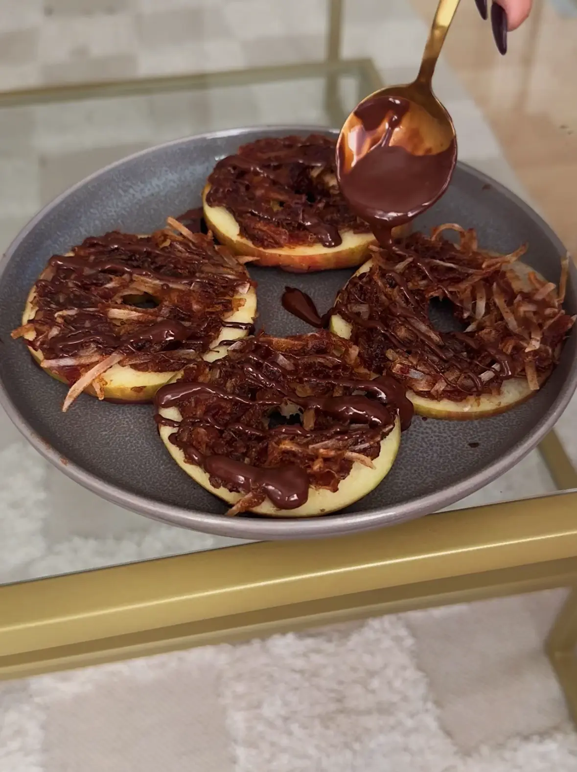 honey crisp apple samoa slices 🍎 | Gallery posted by _lifewithken_ | Lemon8