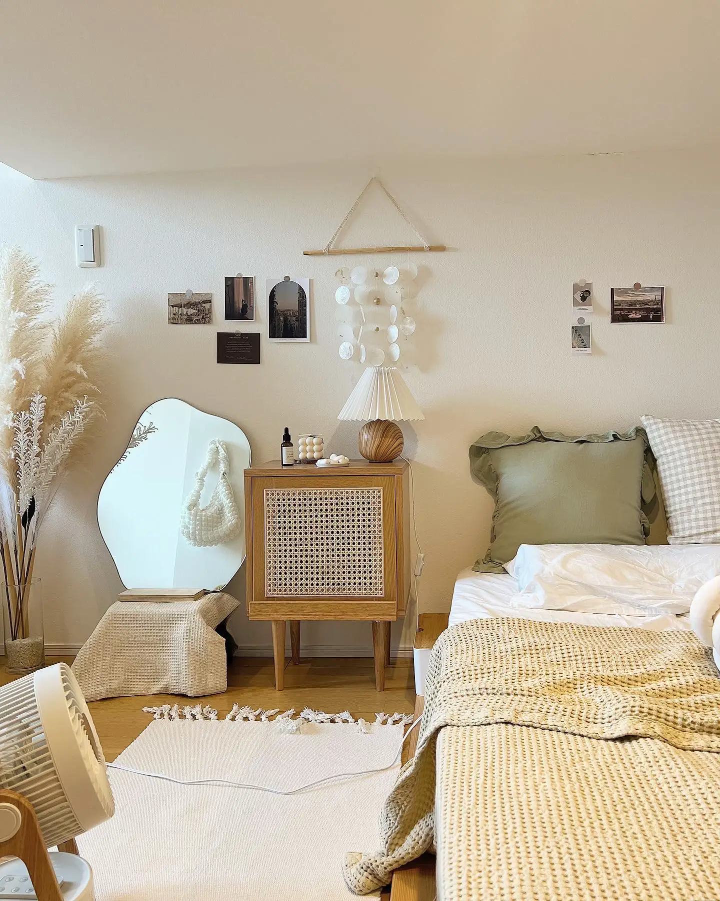 อาศัยอยู่กับ Underloft🧺 | แกลเลอรีที่โพสต์โดย 𝐦𝐚𝐲𝐮_ 𝐫𝐨𝐨𝐦 | Lemon8