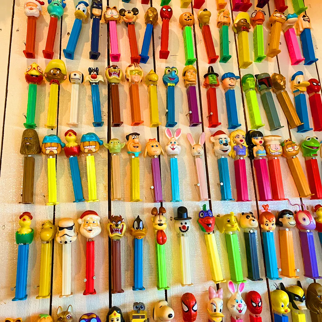 【南越谷】ハンバーガー🍔まるでおもちゃ箱！？アメリカンな店内は映え👌🇺🇸🍭 | グルメちゃんMEMOが投稿したフォトブック | Lemon8