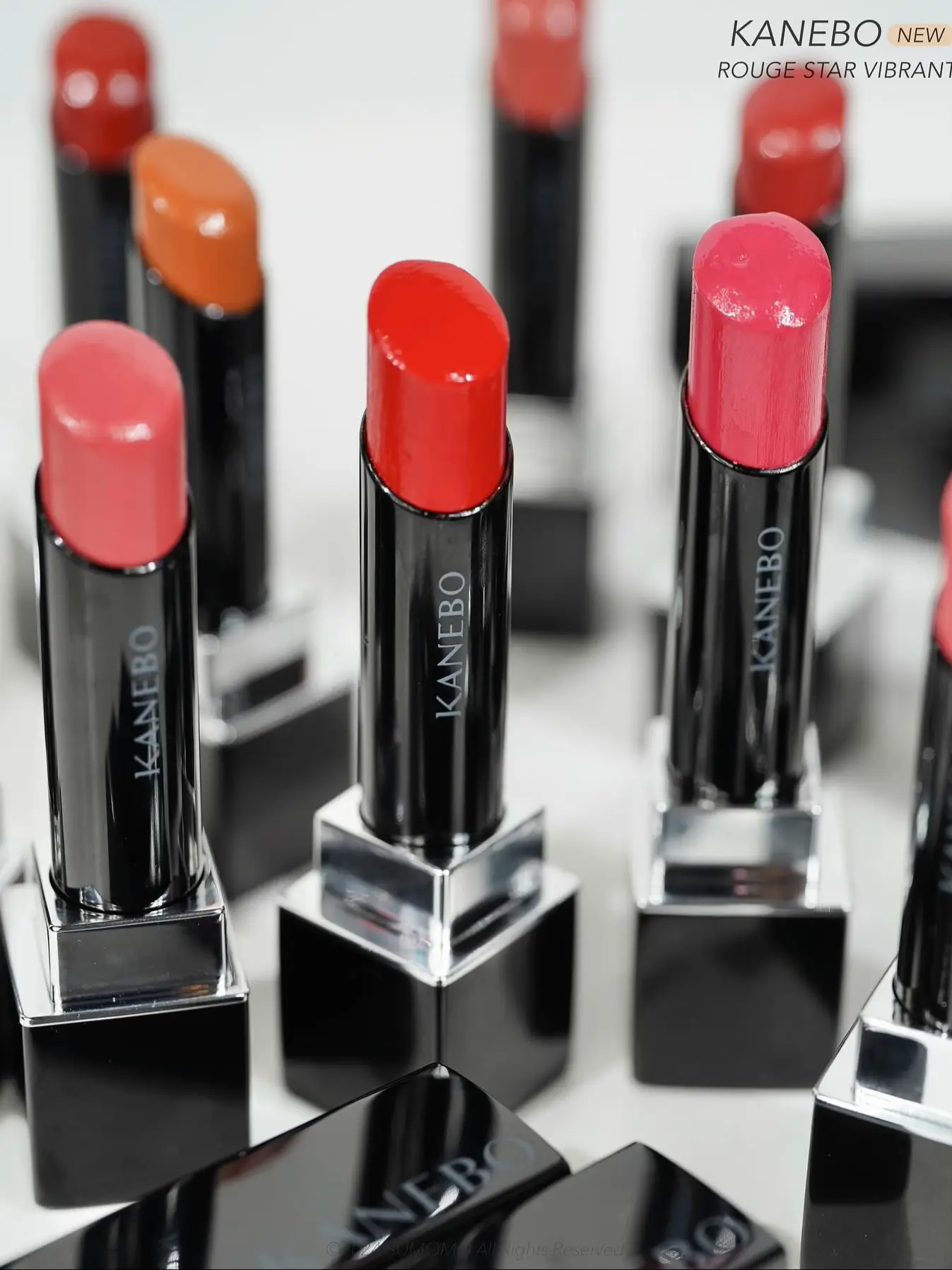 【全色スウォッチ】1/19全国発売 KANEBO新作！話題のルージュスターヴァイブラント | SUMOMO🎀変身メイク術が投稿したフォトブック | Lemon8
