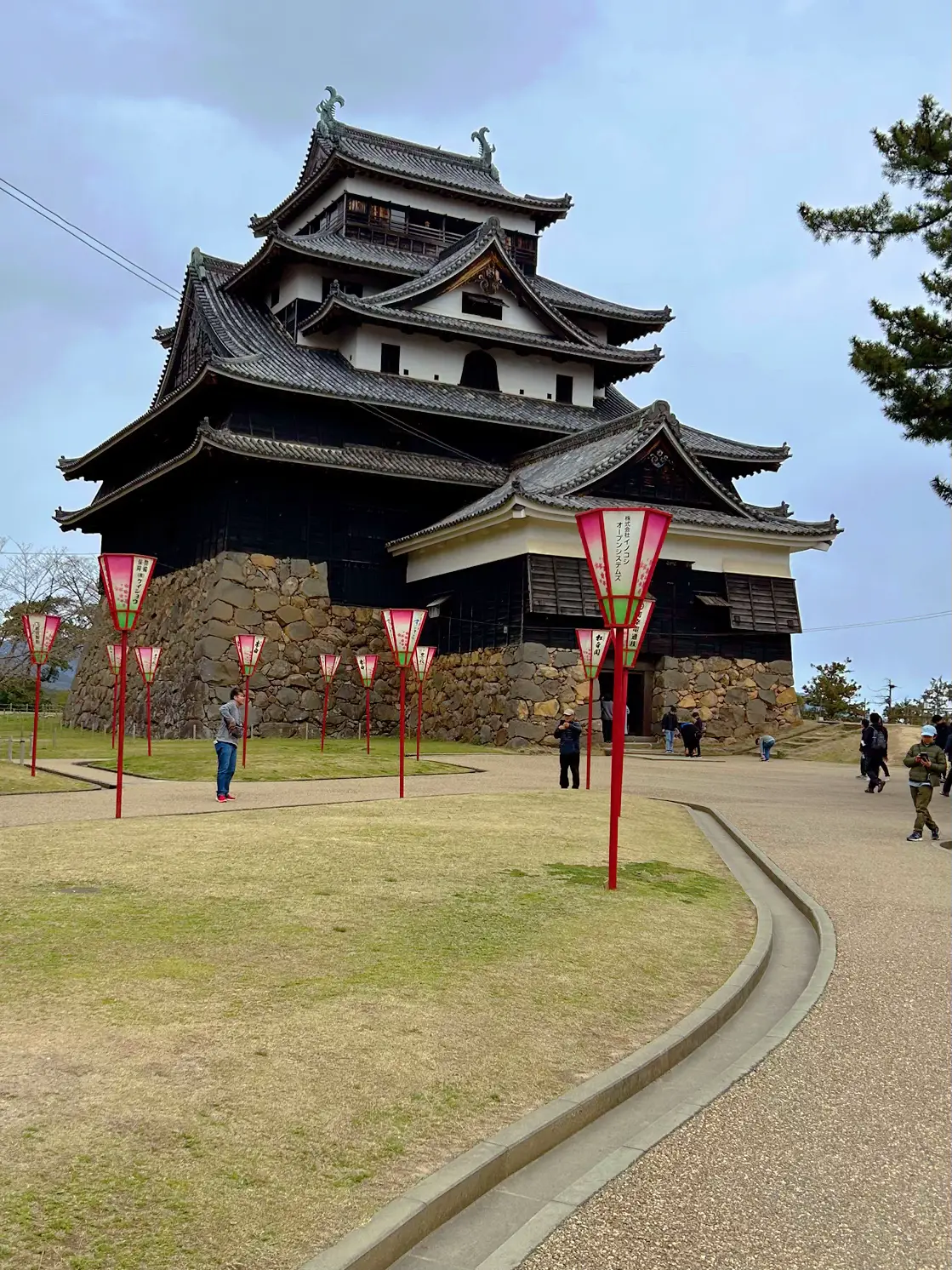 ปราสาทมัตสึเอะ หนึ่งใน 12 หอคอยปราสาทที่มีอยู่ | แกลเลอรีที่โพสต์โดย czecho | Lemon8