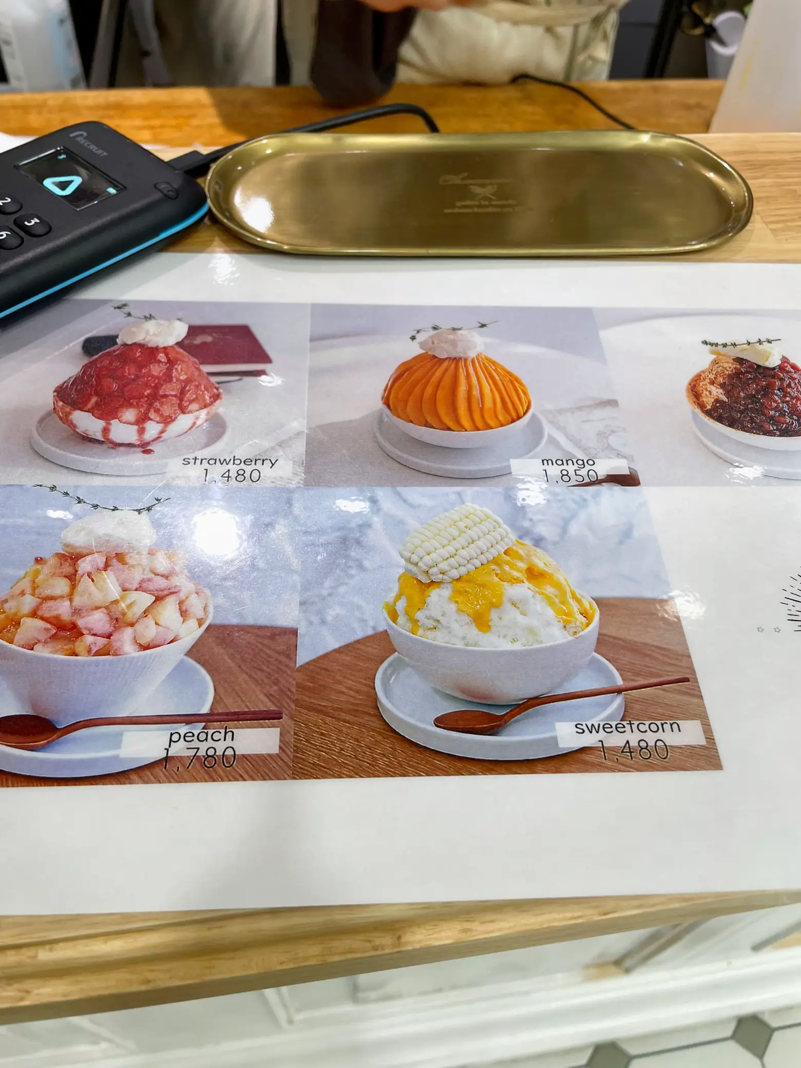 【新大久保】8月末まで期間限定のピンス専門店 Uyudang | Noona_cafeが投稿したフォトブック | Lemon8